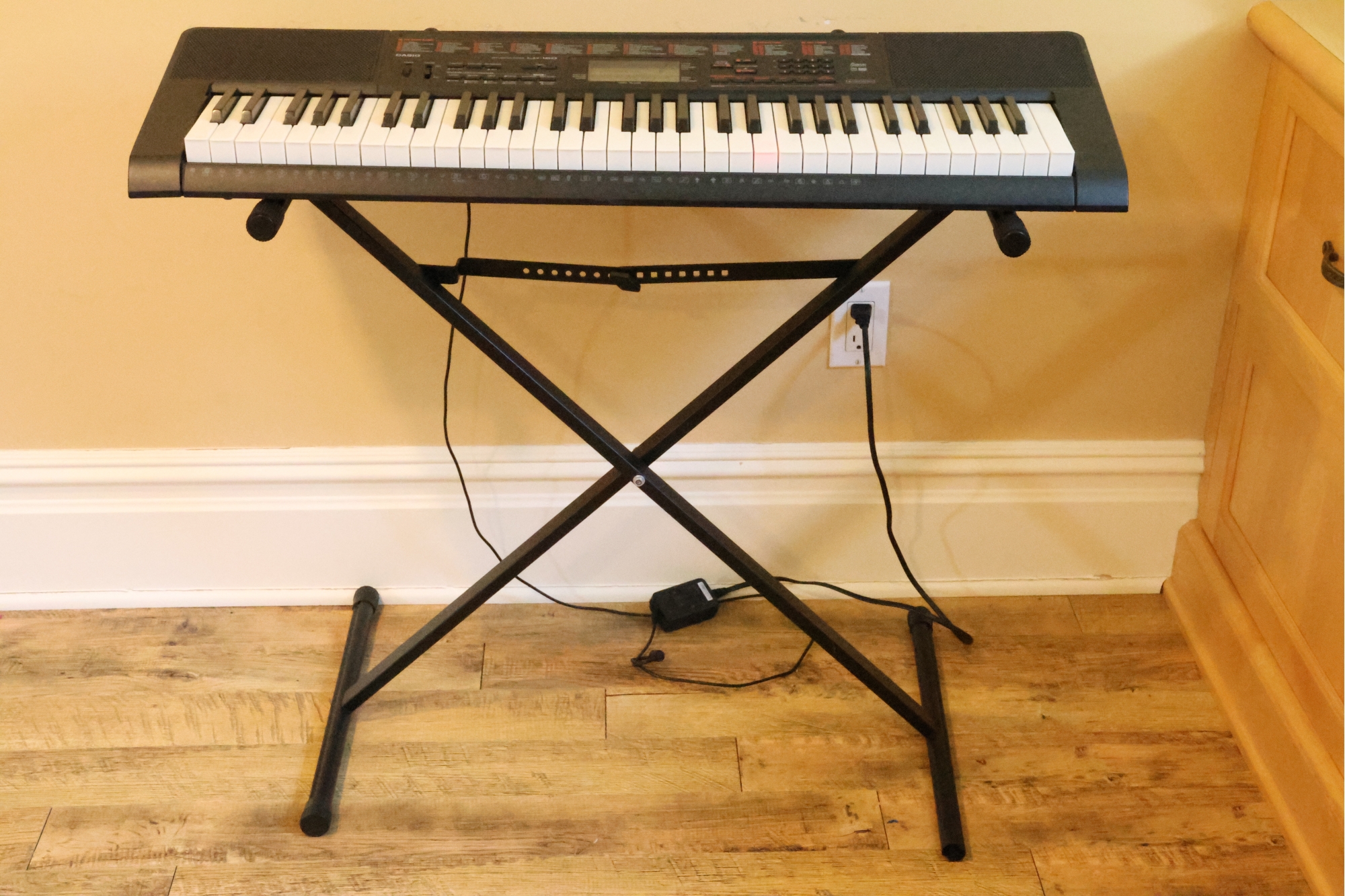 Casio LK-160 Keyboard With Stand #160621 | Auctionninja.com