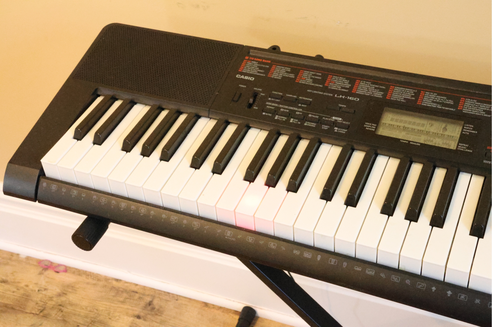 Casio LK-160 Keyboard With Stand #160621 | Auctionninja.com