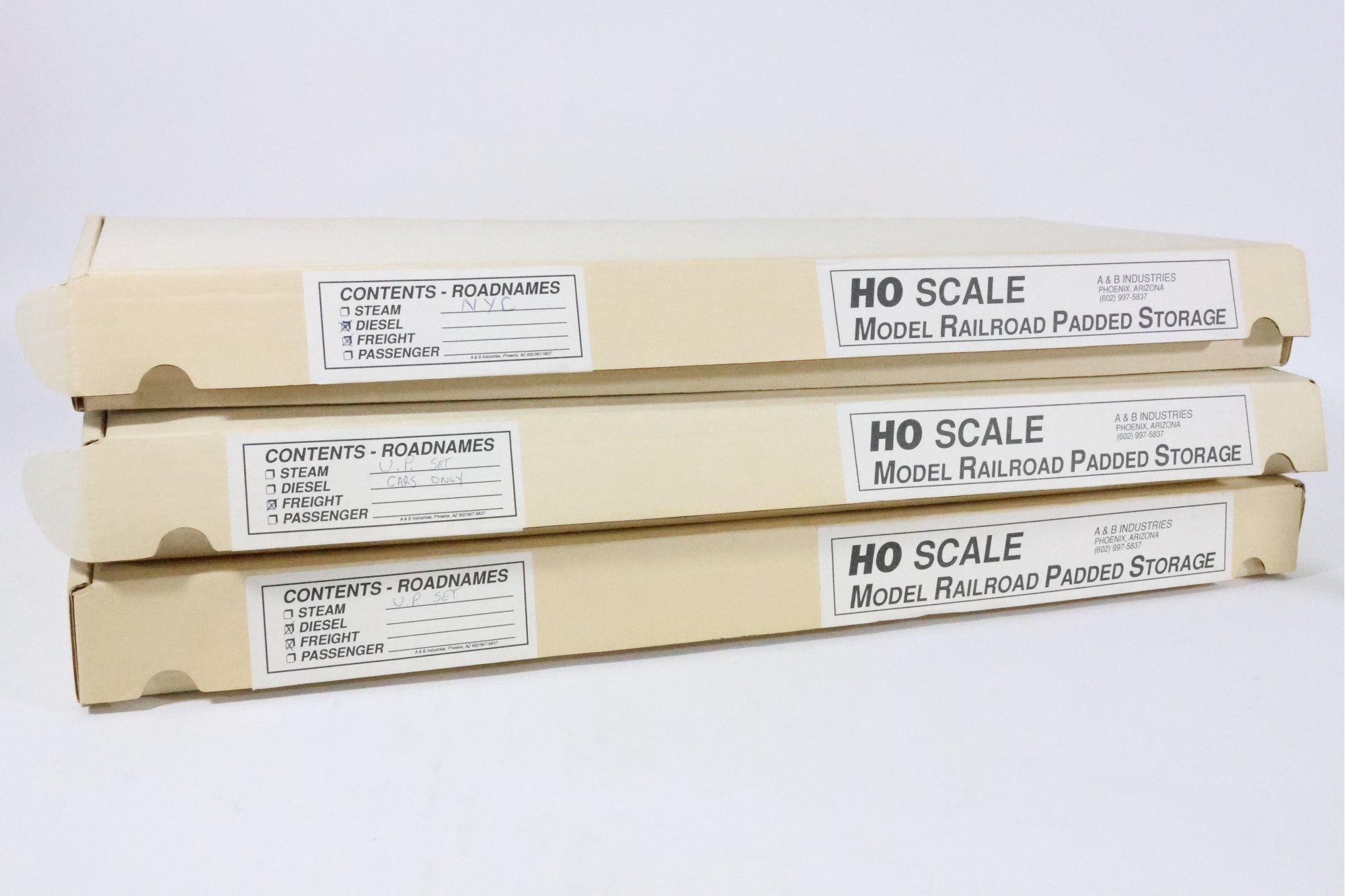 HO Scale Model Railroad Freight Car Sets NYC & Union Pacific In Padded ...