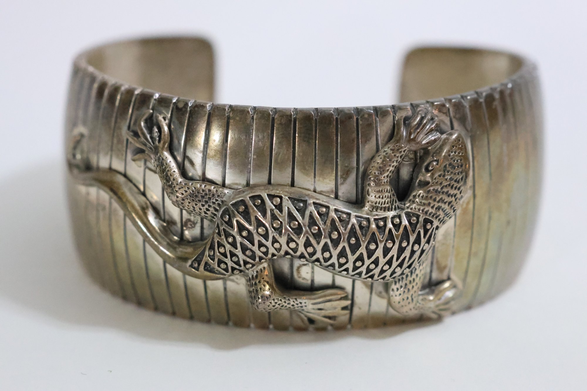 Ray Bennett Sterling Silver Lizard Bracelet #151688 | Auctionninja.com