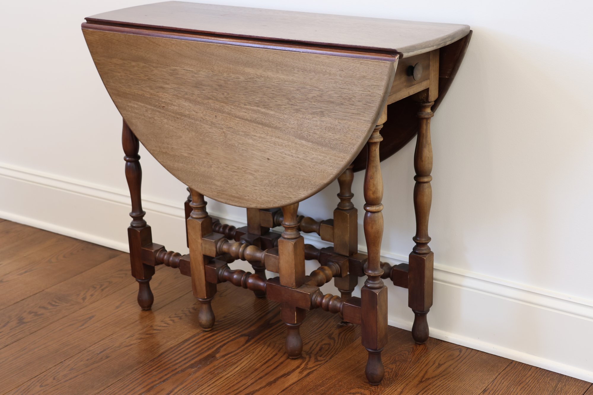 Vintage English Oak Gate Leg Table With Drop-Leaf Top #141436 ...