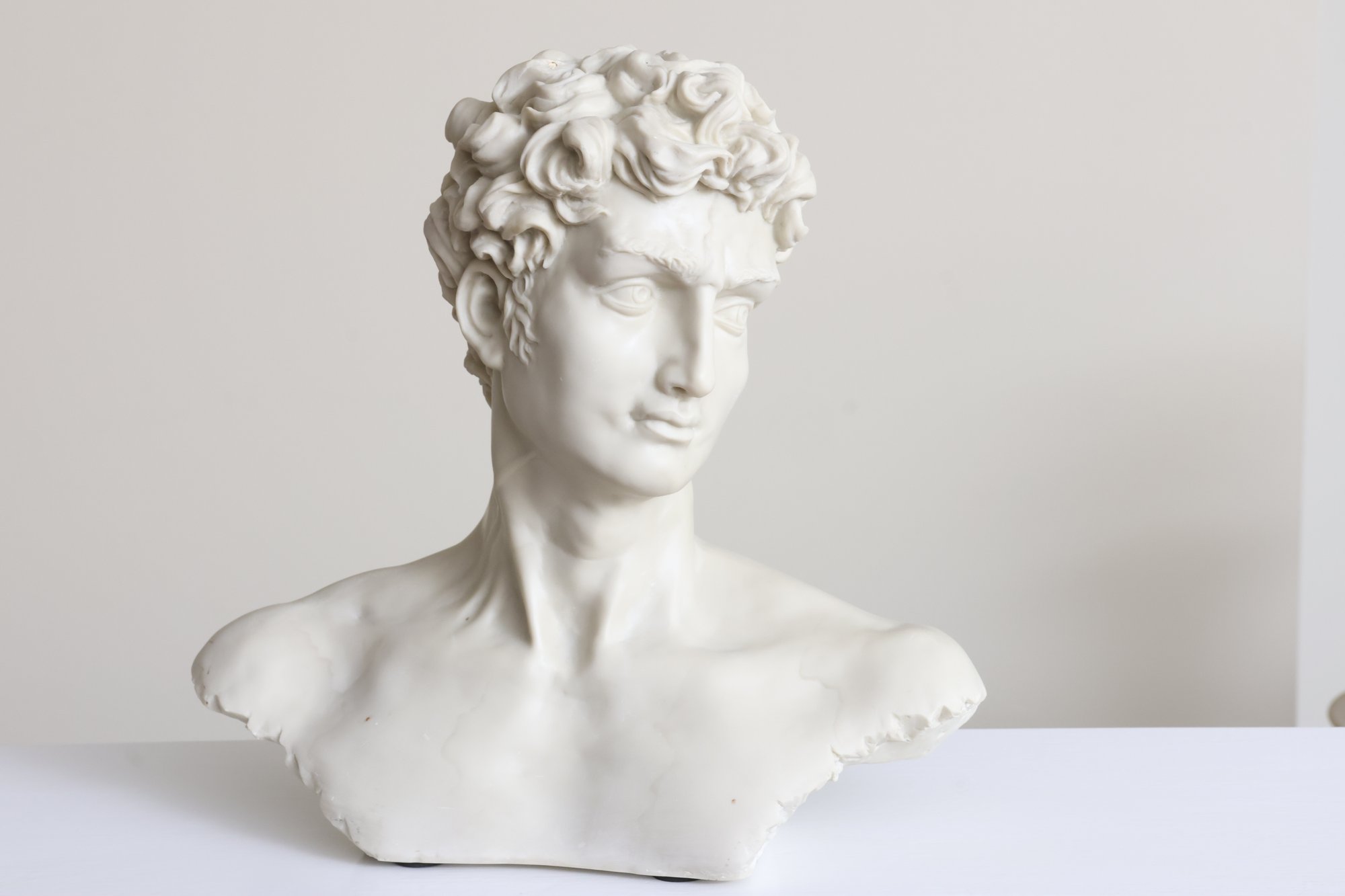 Molded Resin Head #146552 | Auctionninja.com