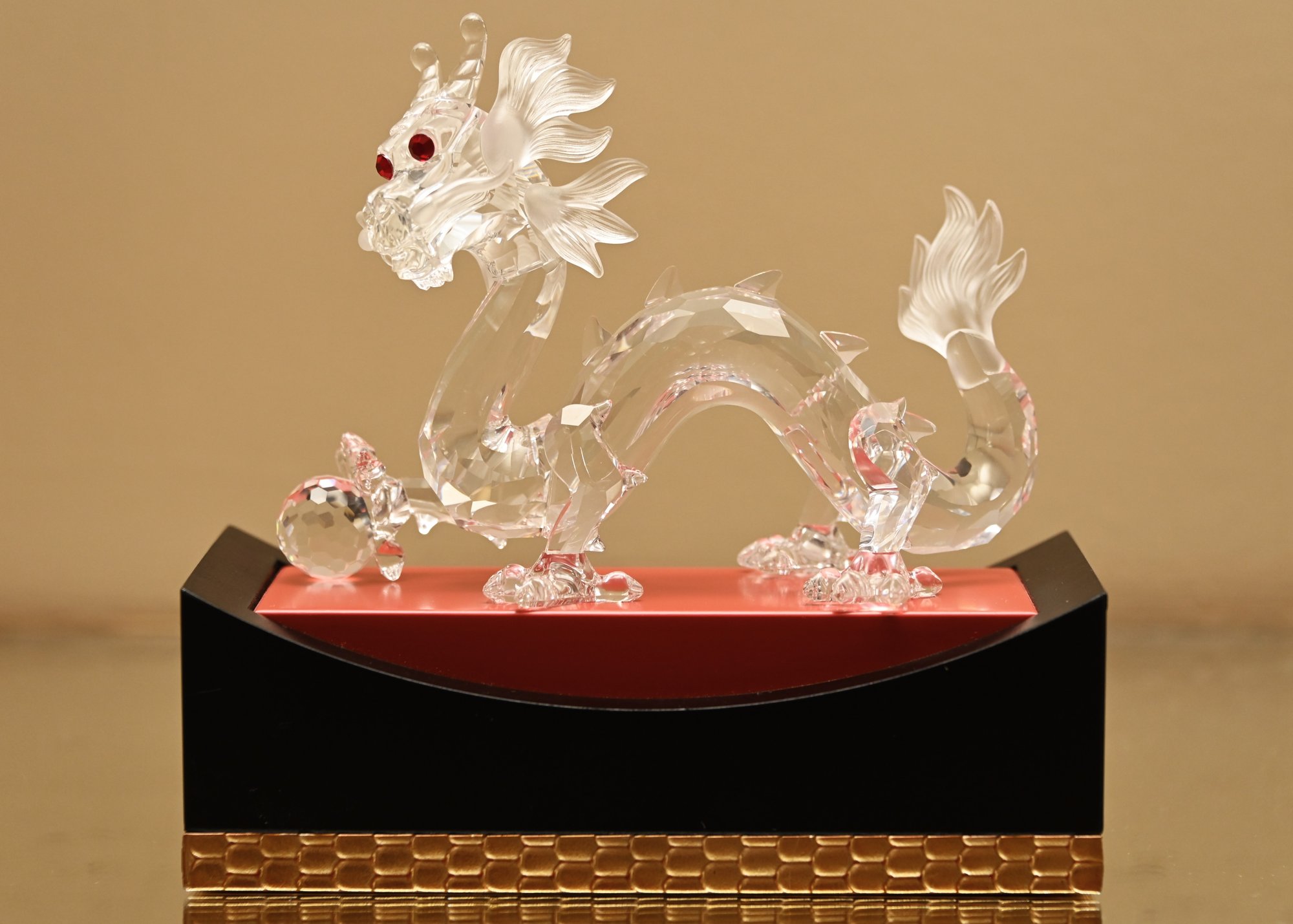 Swarovski Crystal Dragon Figurine With Stand "fabulous Creatures ...