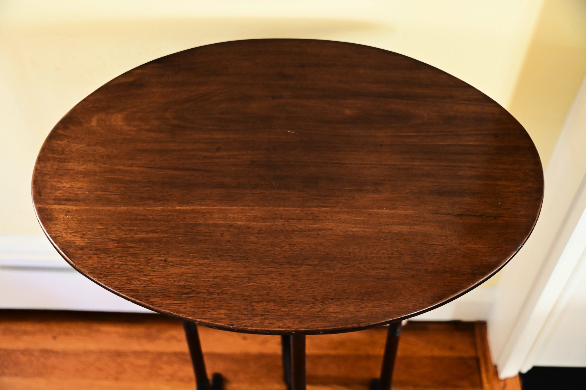 Antique Gate Leg Oval Side Table #153562 | Auctionninja.com