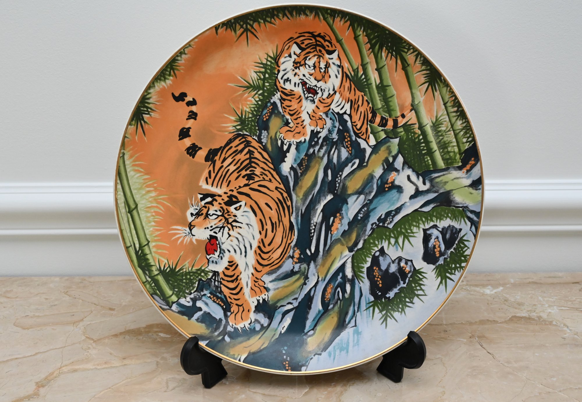 Japanese Display Plate With Tigers #145425 | Auctionninja.com
