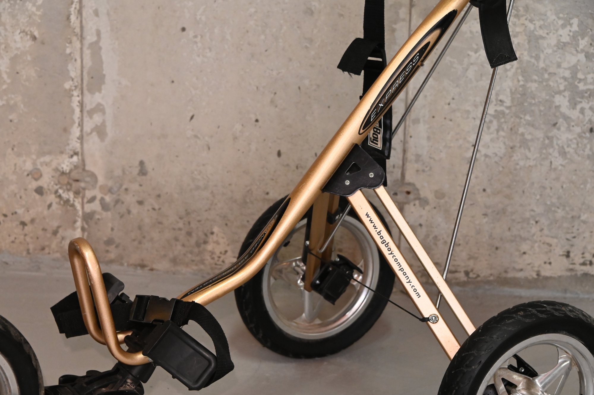 Bagbay Golf Bag Carrier #146685 | Auctionninja.com