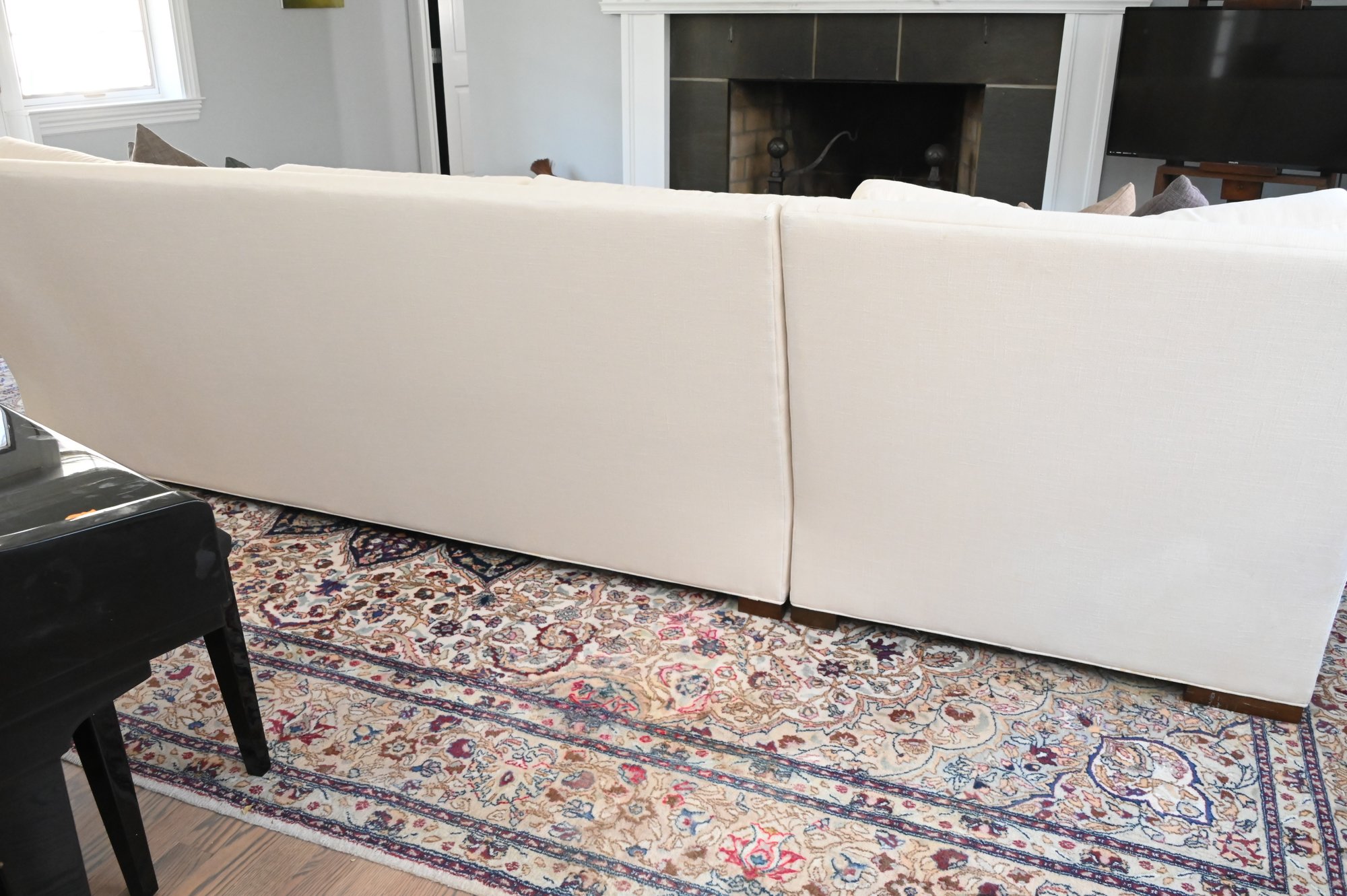 Modern Cream Upholstered L-Shaped Sectional Sofa #171668 | Auctionninja.com