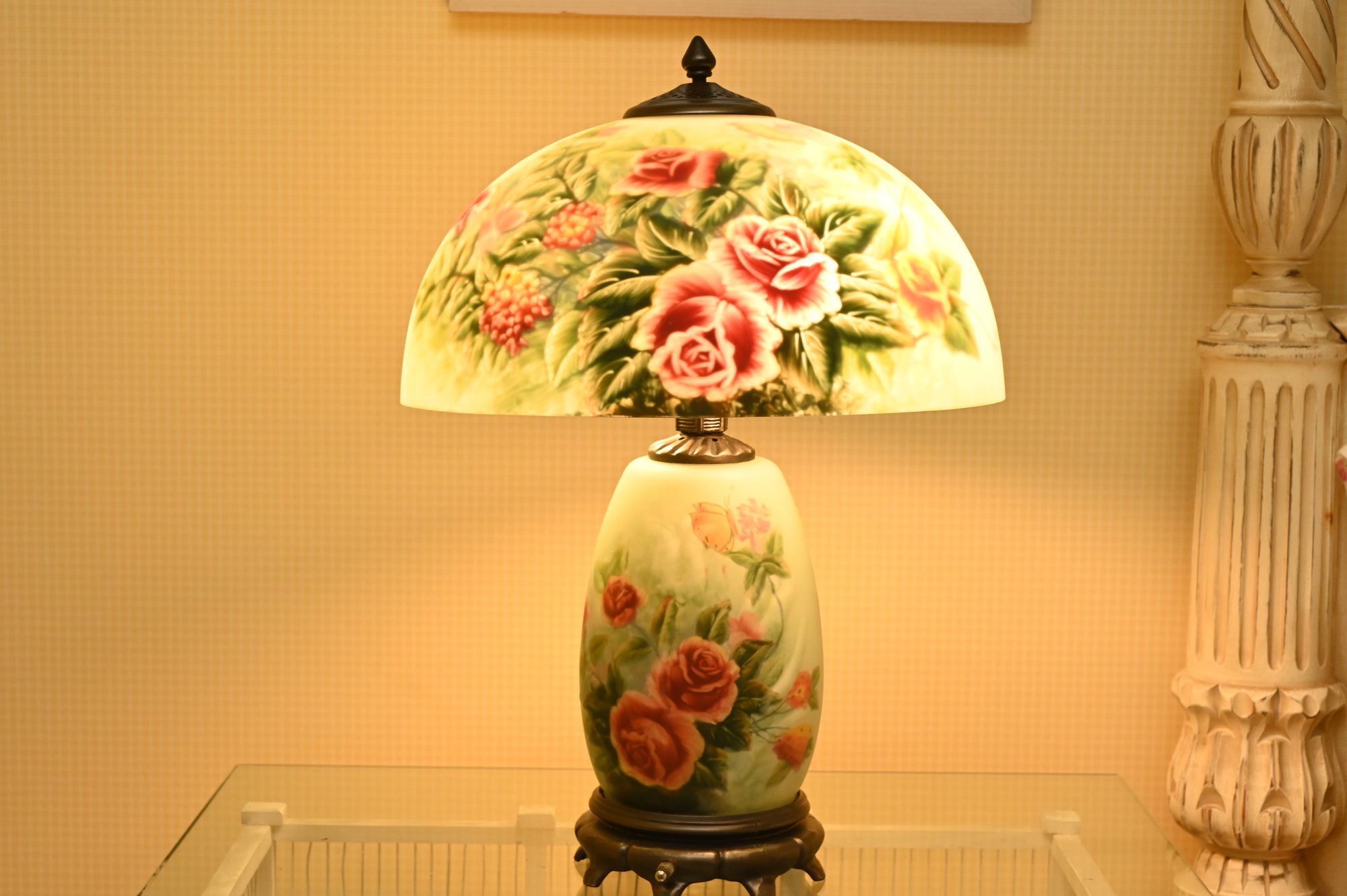 Hand-Painted Frosted Glass Table Lamp #151549 | Auctionninja.com