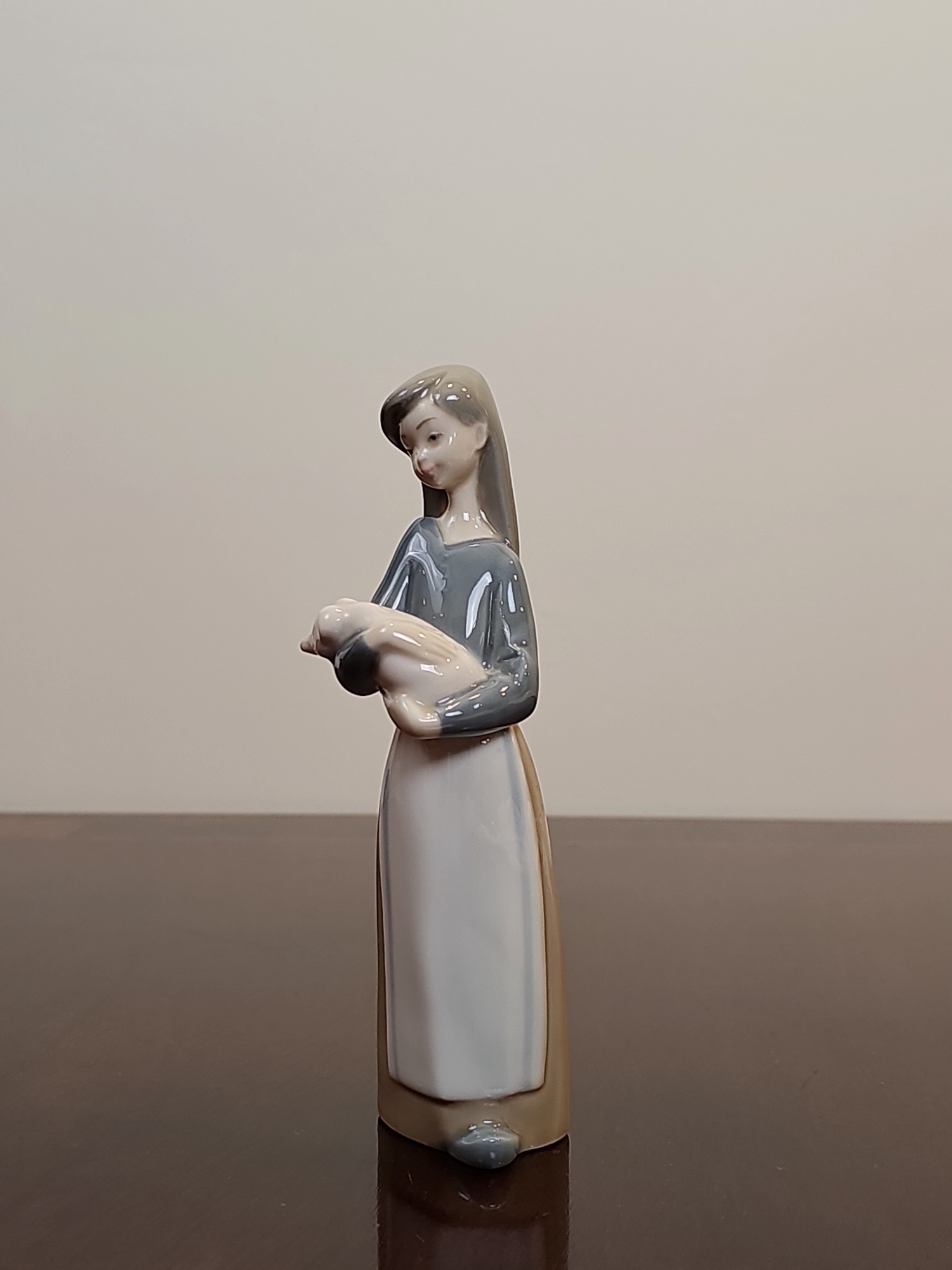 Lladro Porcelain "Girl With Pig" Figurine 7" Tall #133 #16760 ...