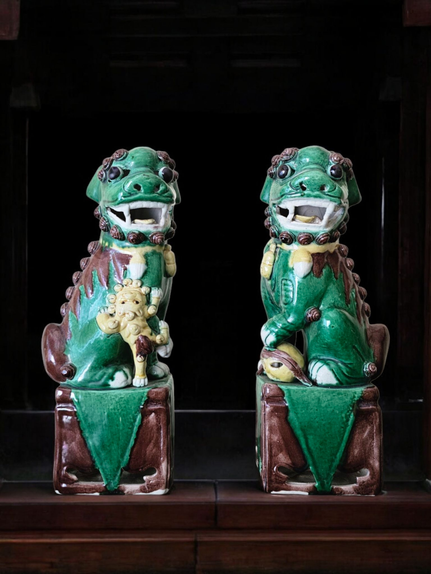 Pair Of Antique Chinese Porcelain Foo Dogs #11 #18347 | Auctionninja.com