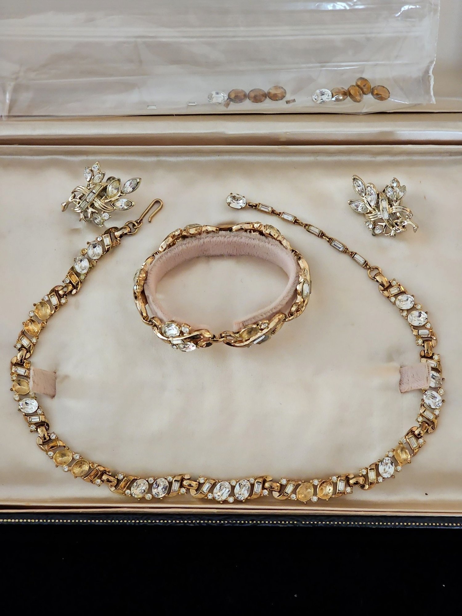 1950s Trifari Parure In Original Box Rhinestone Necklace, Bracelet And ...
