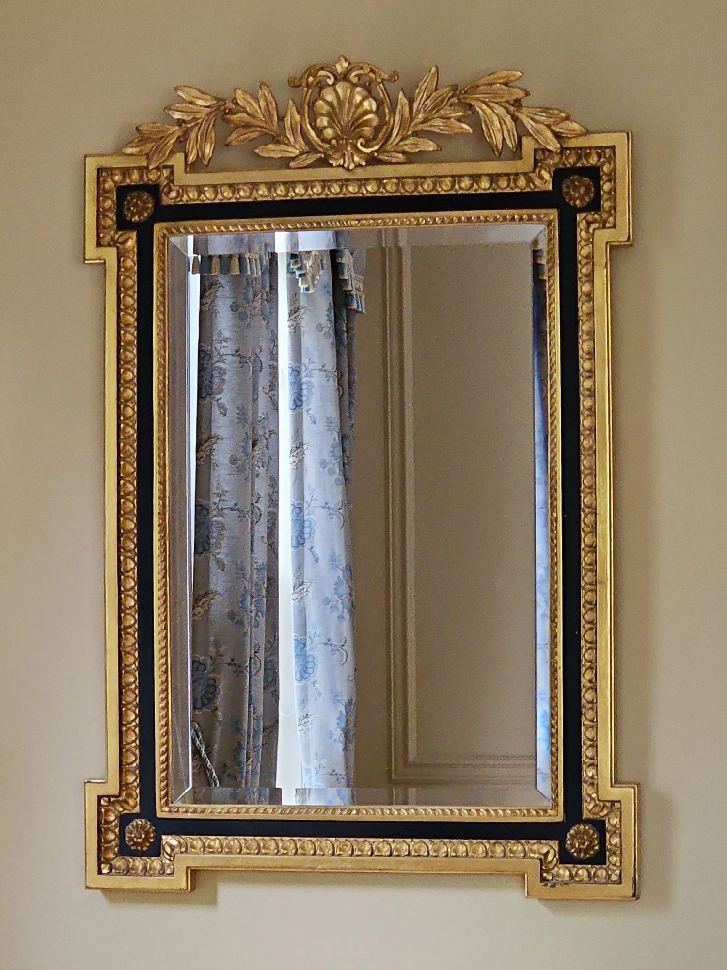 Carver's Guild Shell Antique Gold And Black Traditional Wall Mirror 24. ...