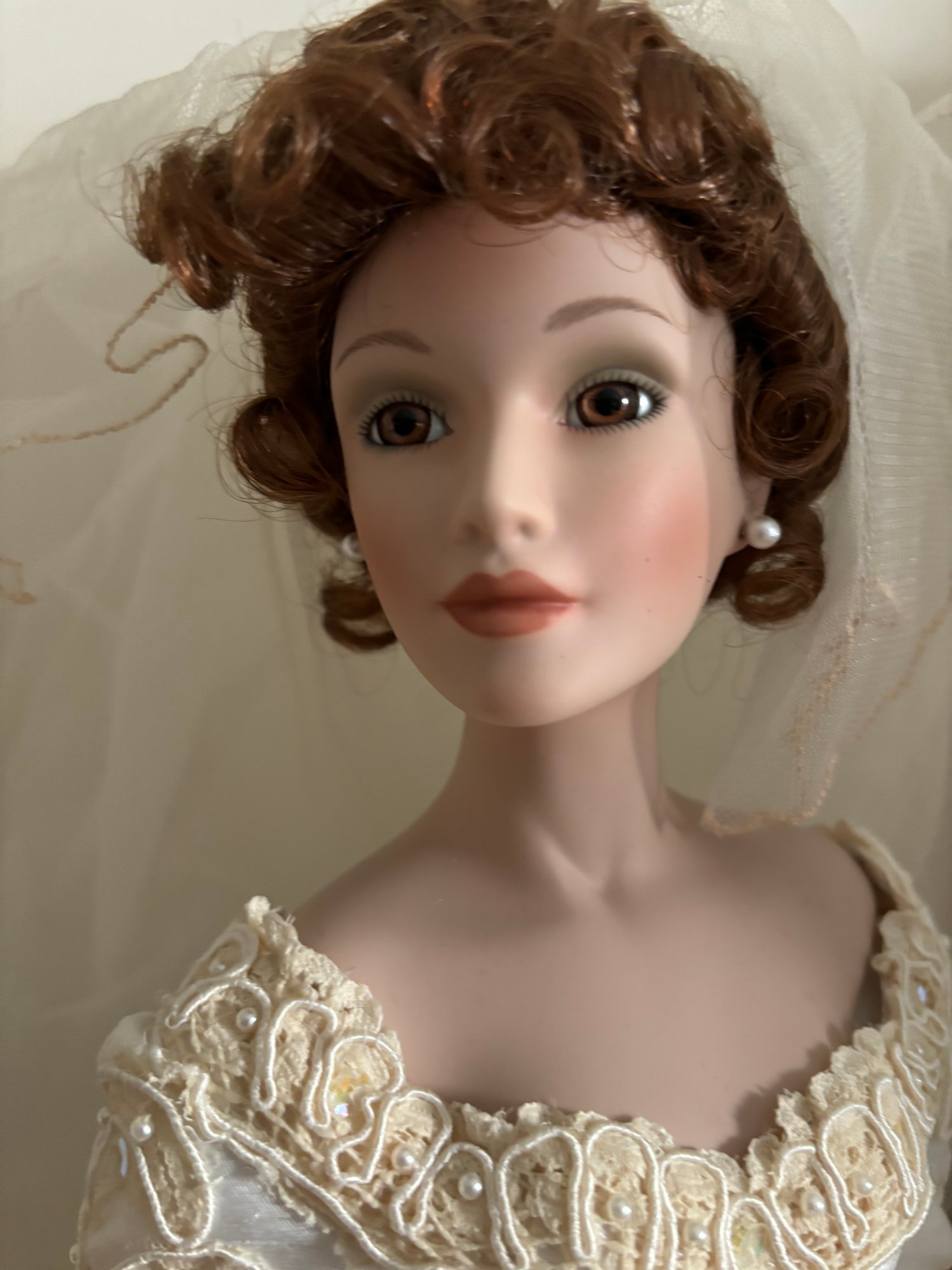"Autumn Reflection" Ashton Drake Doll #1550 | Auctionninja.com