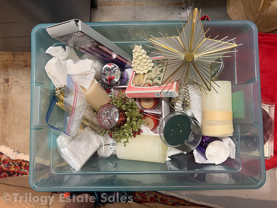 Holiday Box Number Three #6088 | Auctionninja.com