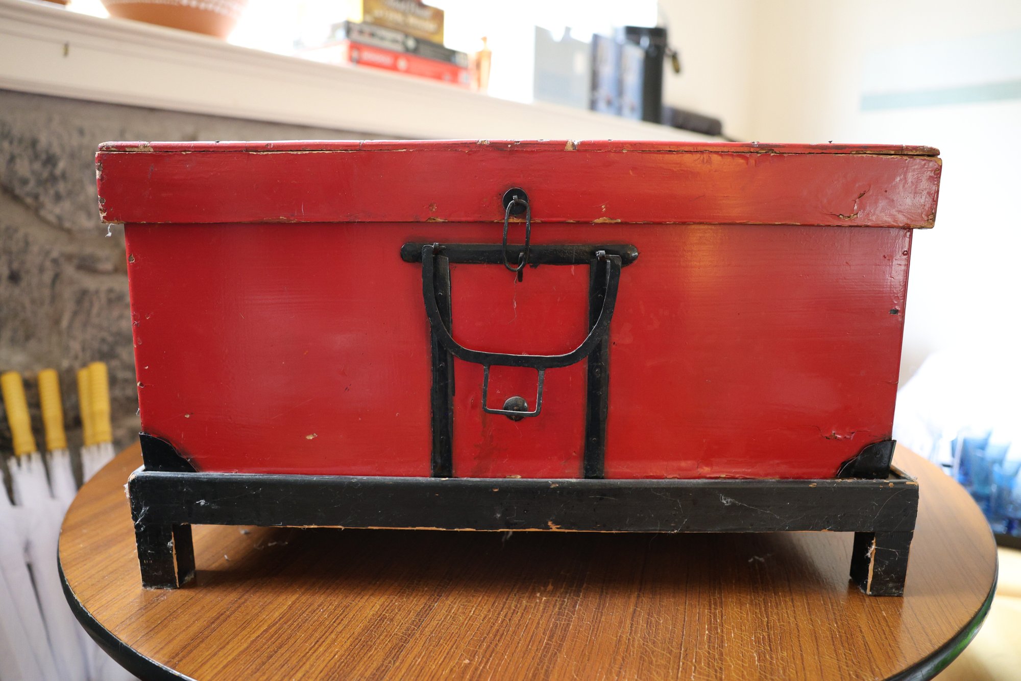 Chinese Style Red Trunk #3939 | Auctionninja.com
