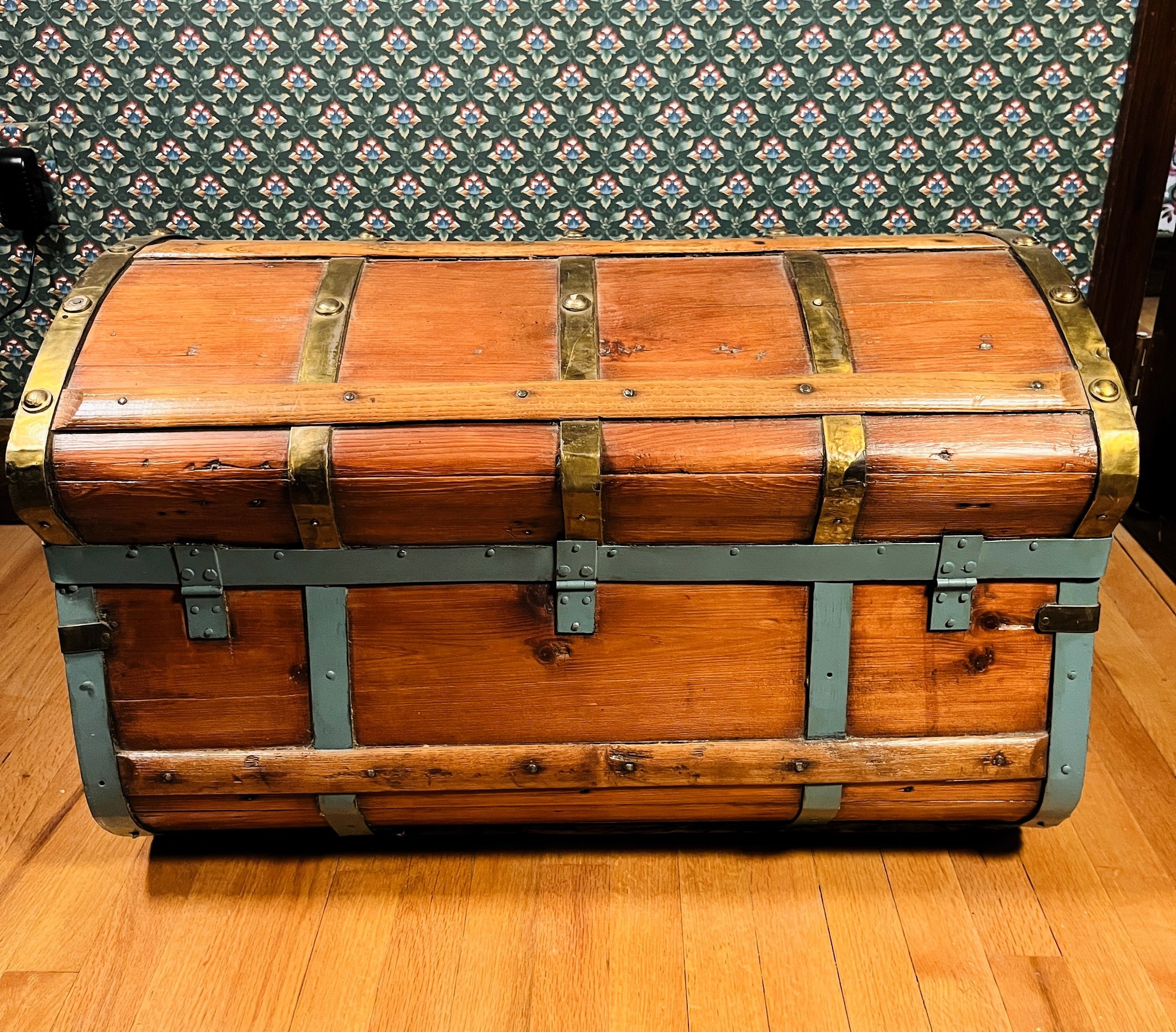 Antique 19th Century Brass Bound Jenny Lind Steamer Trunk #22717 ...
