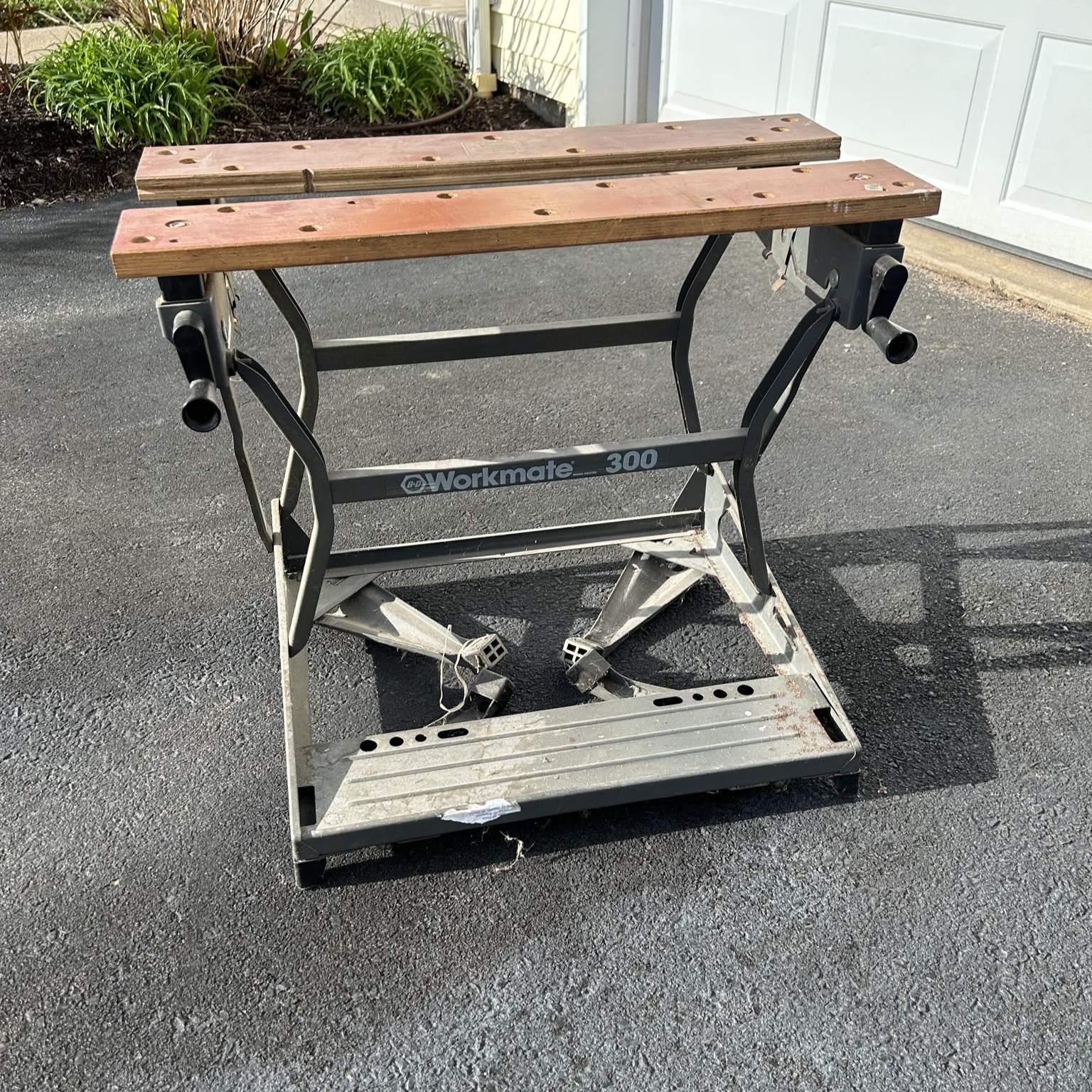 Black & Decker Workmate 300 Work Center #11193 | Auctionninja.com