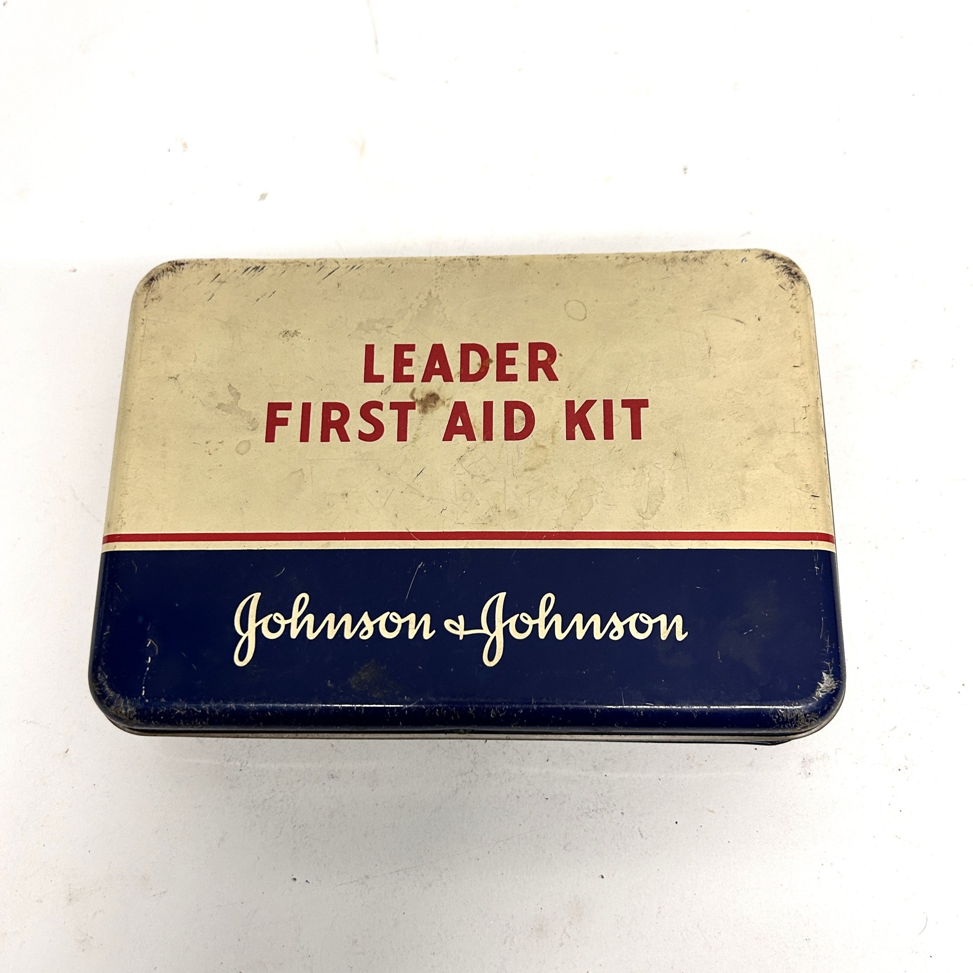 Vintage Johnson And Johnson Leader First Aid Kit #20490 | Auctionninja.com
