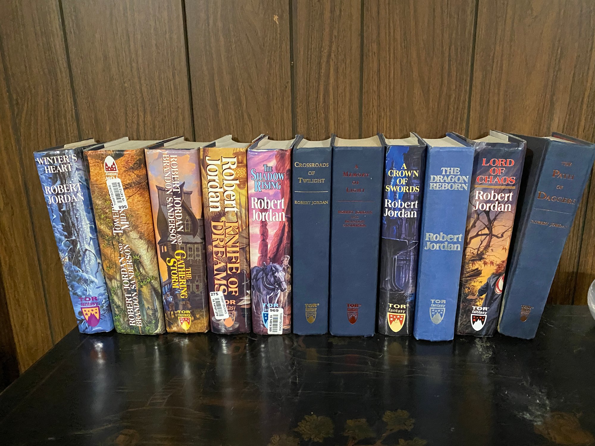 Collection Of Robert Jordan Science Fiction Books #26094 | Auctionninja.com