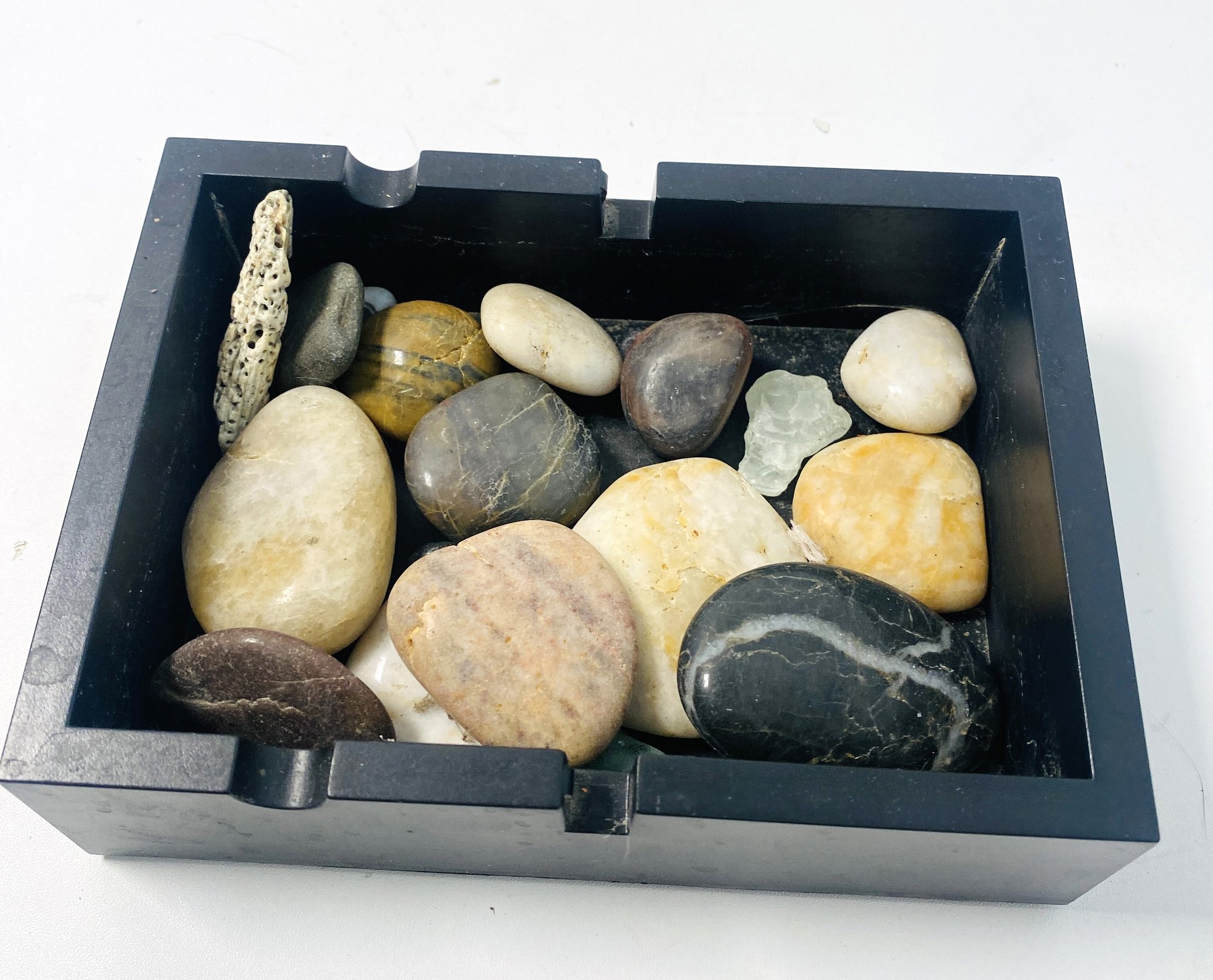Small Box Of Rocks, Various Types #18960 | Auctionninja.com