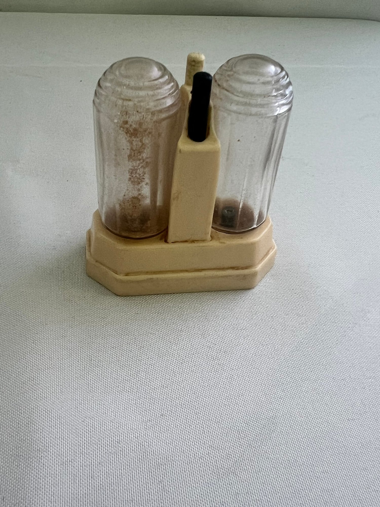 Art Deco Bake Lite Salt And Pepper Shaker Set From Imperial Metal 1930 ...