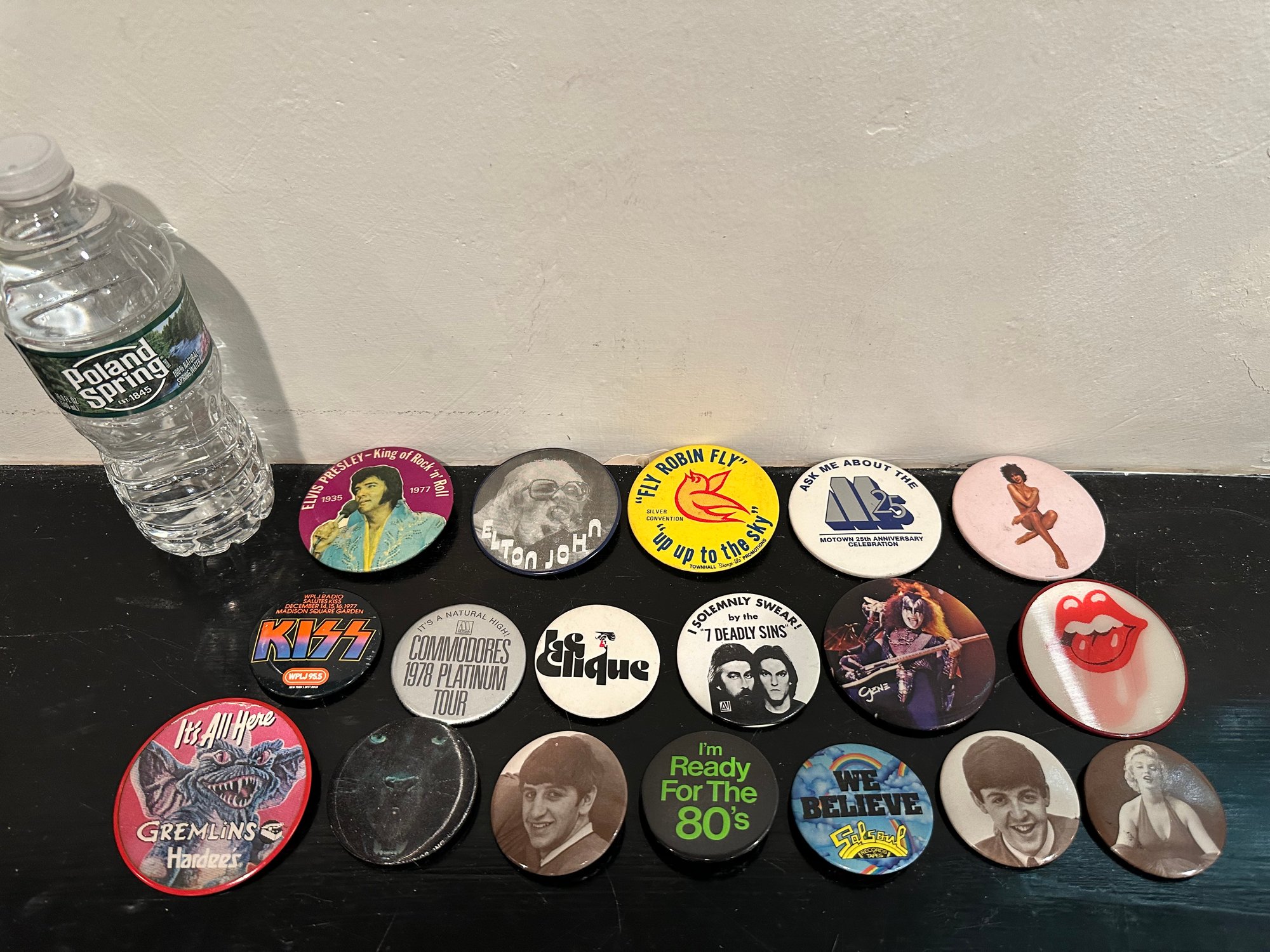 Assorted Lot Of Vintage Band/music Buttons #31154 | Auctionninja.com
