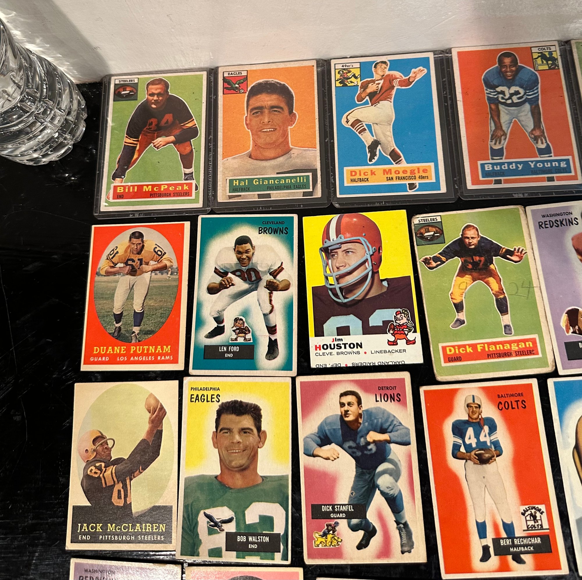 Assorted Lot Of 1950s NFL Trading Cards #31180 | Auctionninja.com