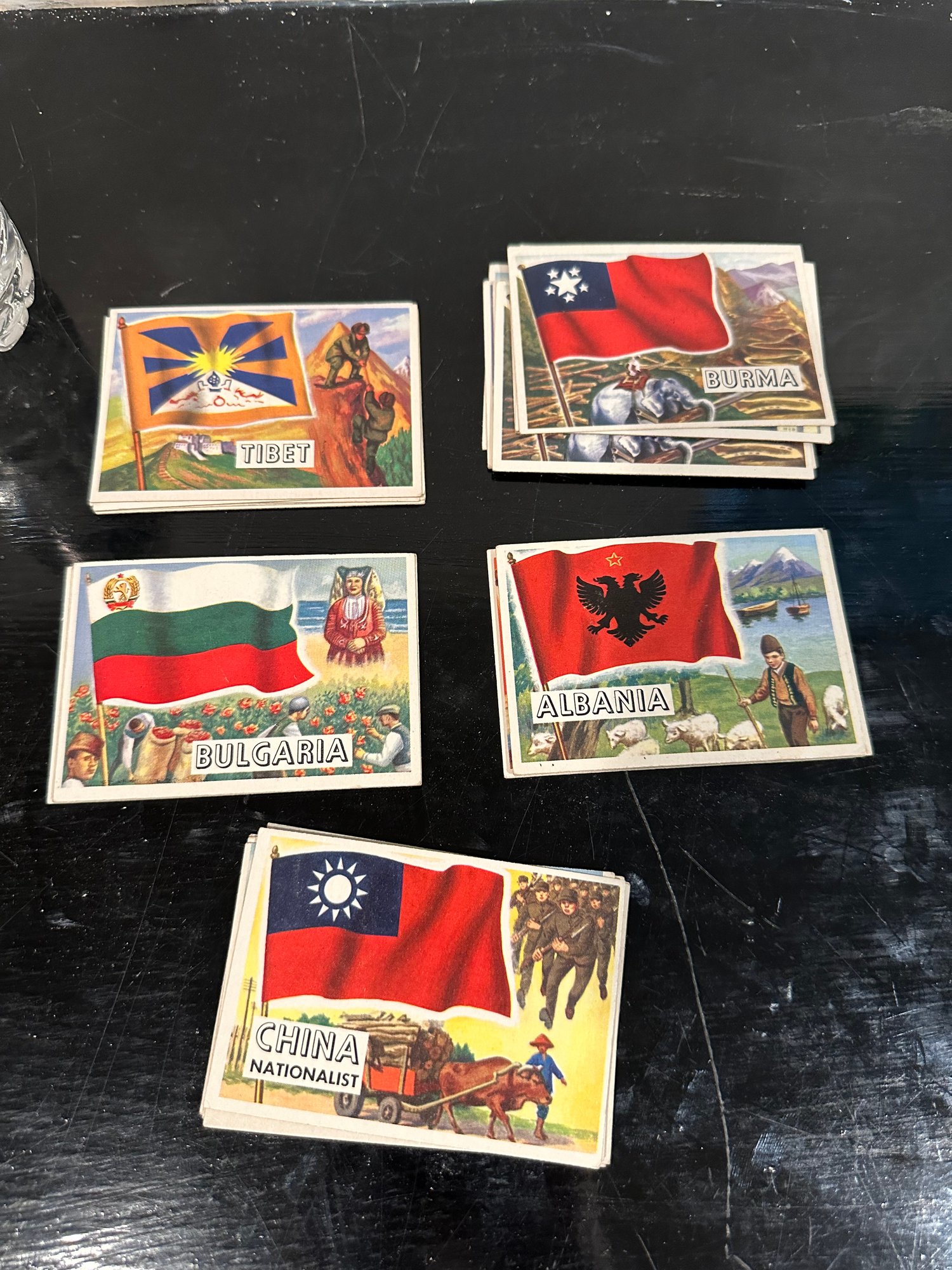 Assorted Lot Of 1956 Topps Flags Of The World #31205 | Auctionninja.com