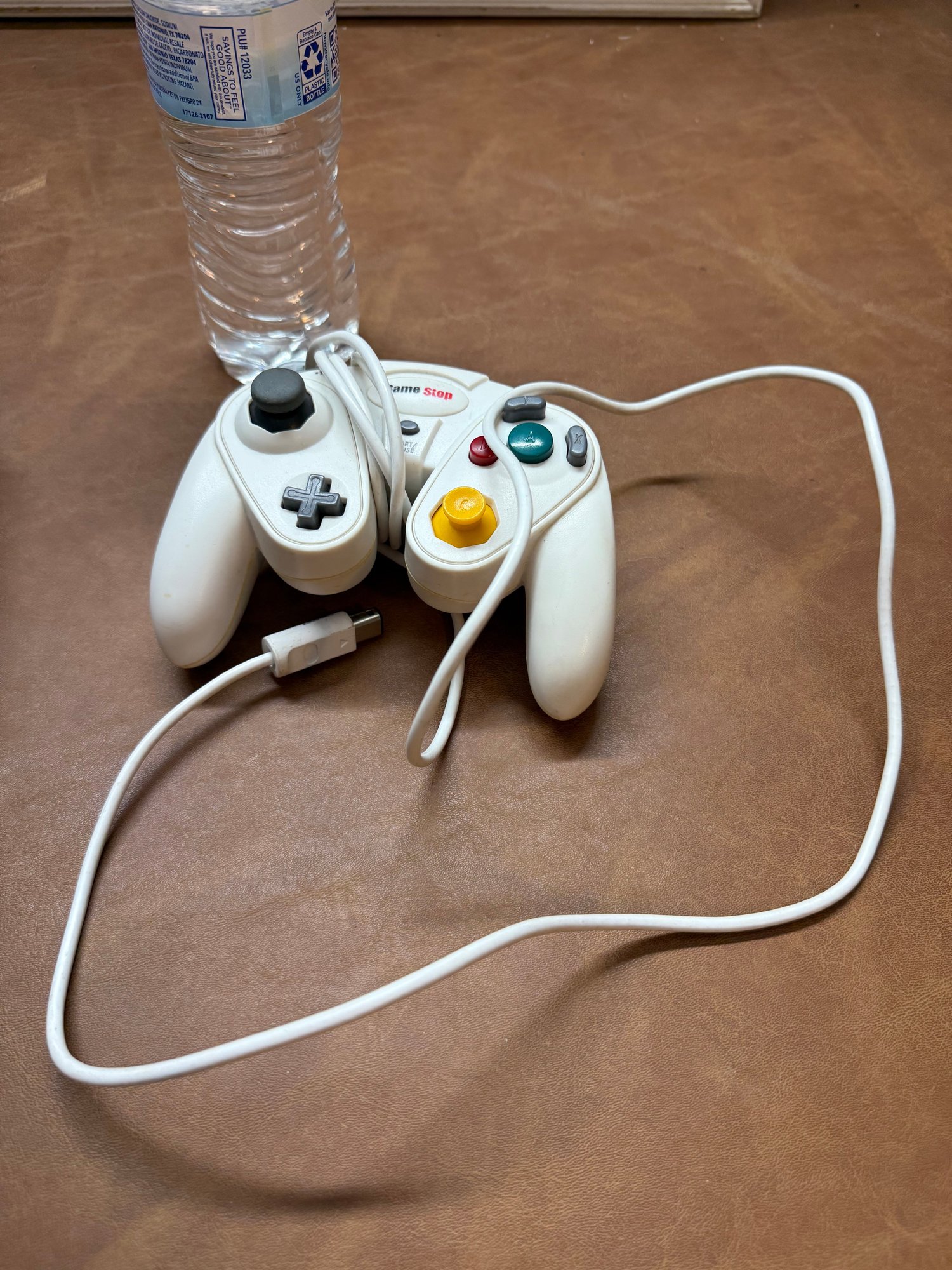 White GameStop Brand Wired Controller For The Nintendo GameCube And Wii ...