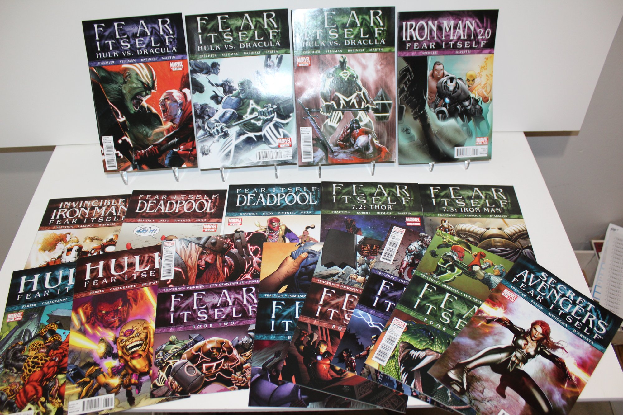 17 Marvel Comics - Fear Itself Series - Hulk Vs. Dracula, Deadpool ...