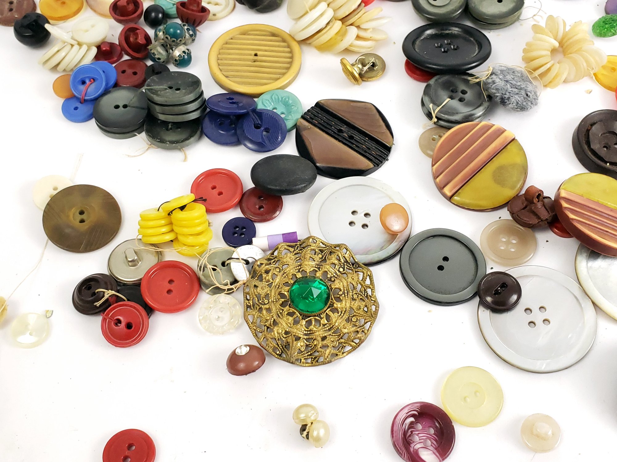 Button Collection With Bakelite, Gold Filigree And Other #215685 ...