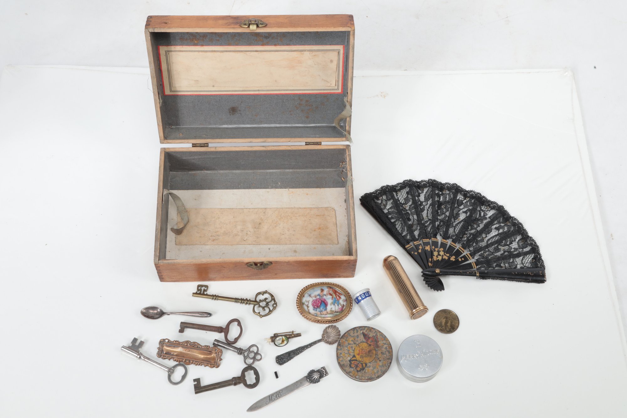 Victorian Lady's Wooden Box With 15 ODD PERIOD TRINKETS #199287 ...