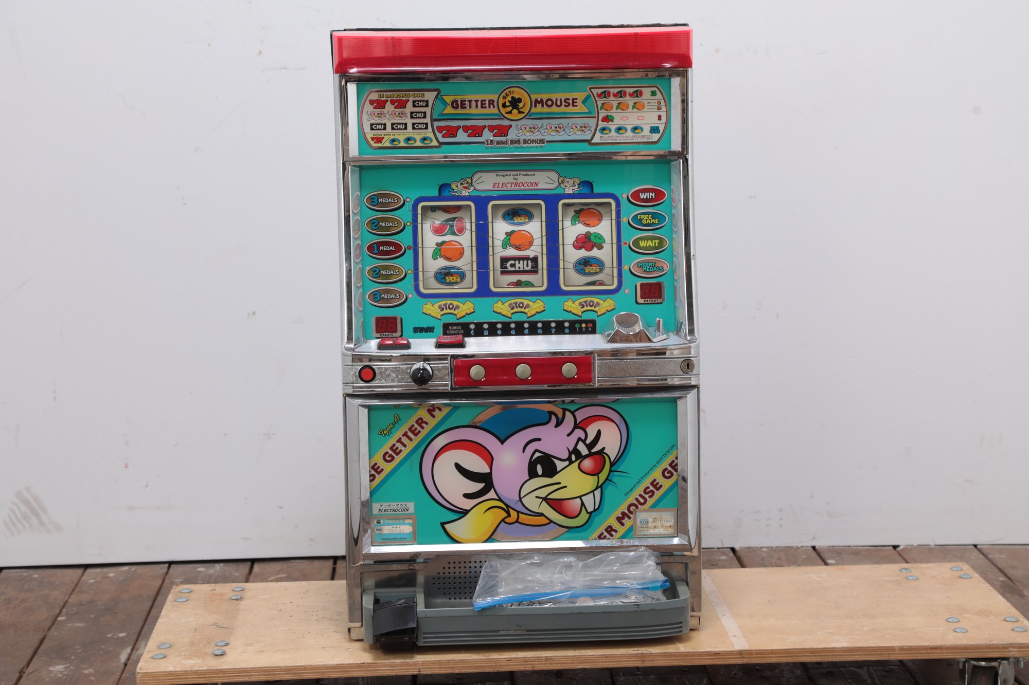 Vintage Getter Mouse Slot Machine W/Tokens #198855 | Auctionninja.com
