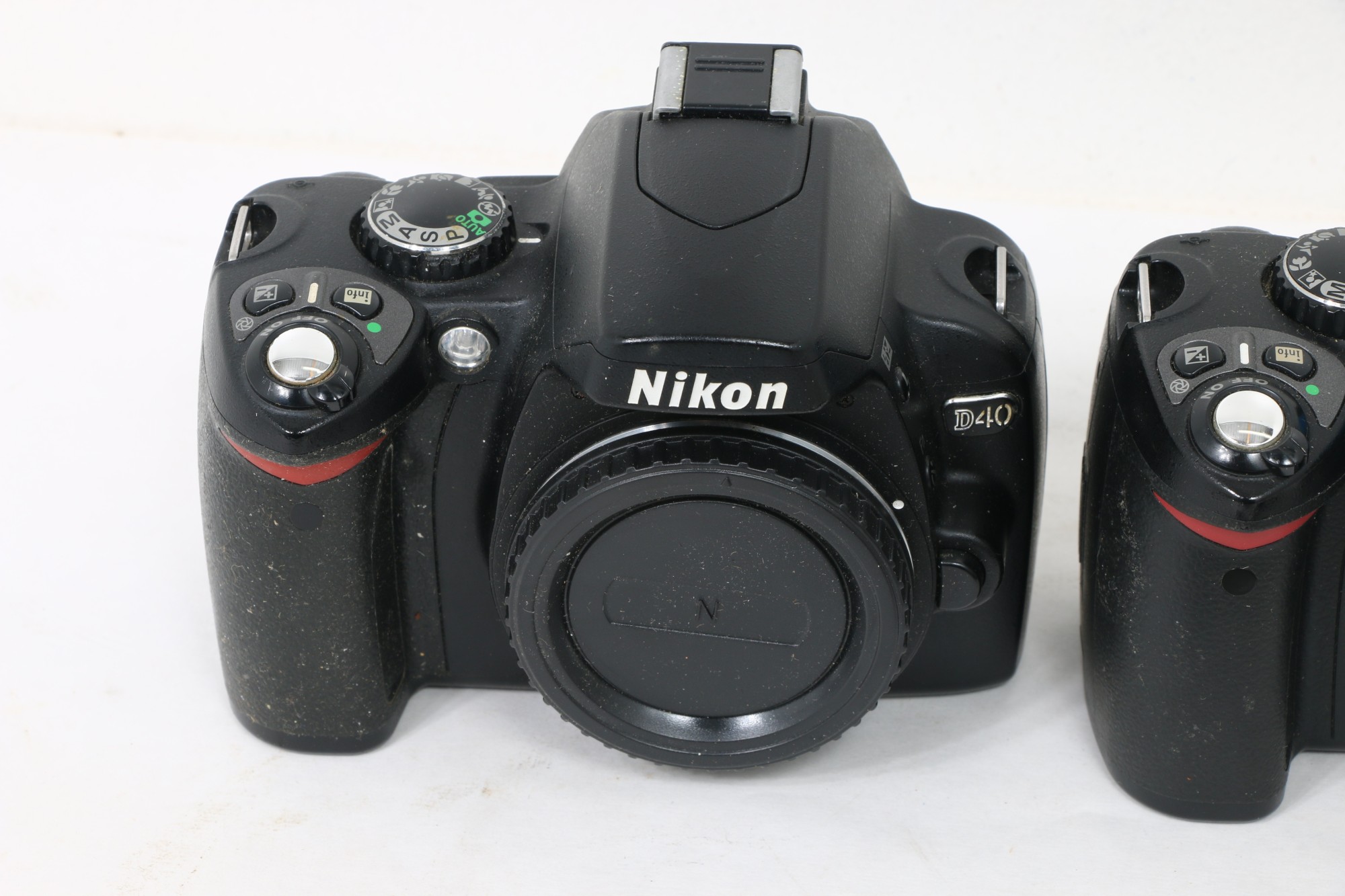Group Of 3 NIKON D40 DSLR Cameras #222114 | Auctionninja.com