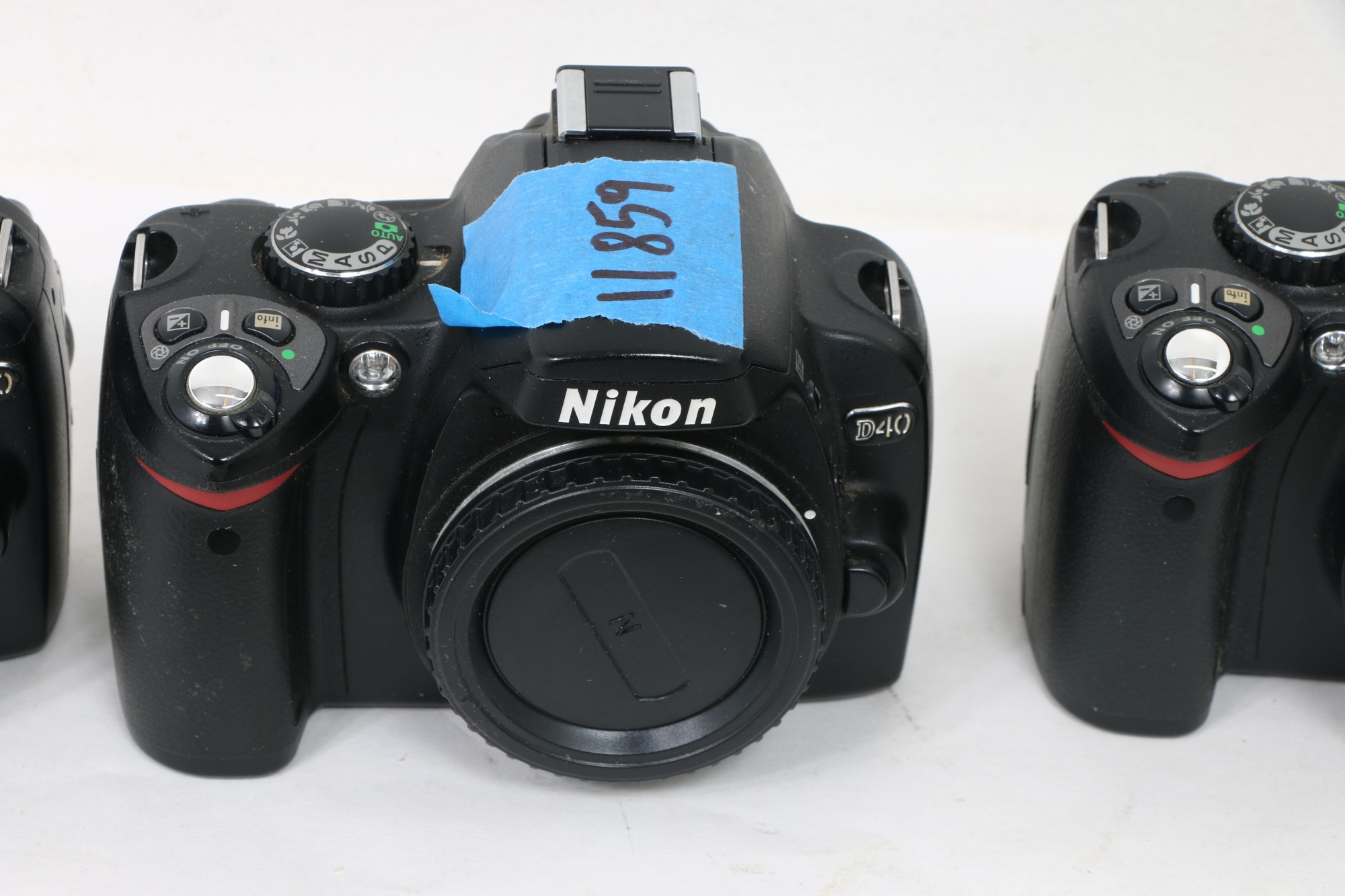 Group Of 3 NIKON D40 DSLR Cameras #222114 | Auctionninja.com