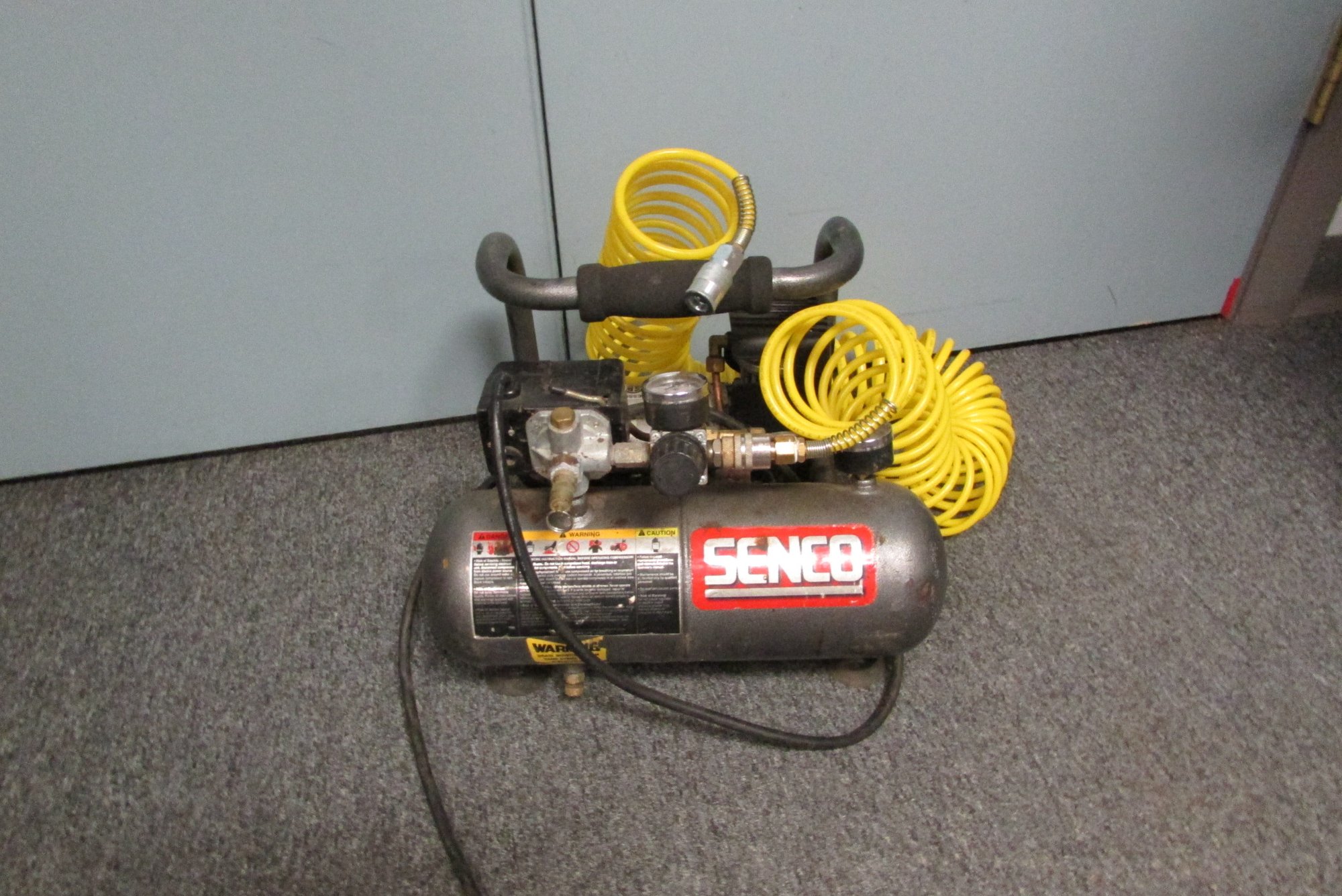 1 Gallon Senco Air Compressor 125 Psi #156677 | Auctionninja.com