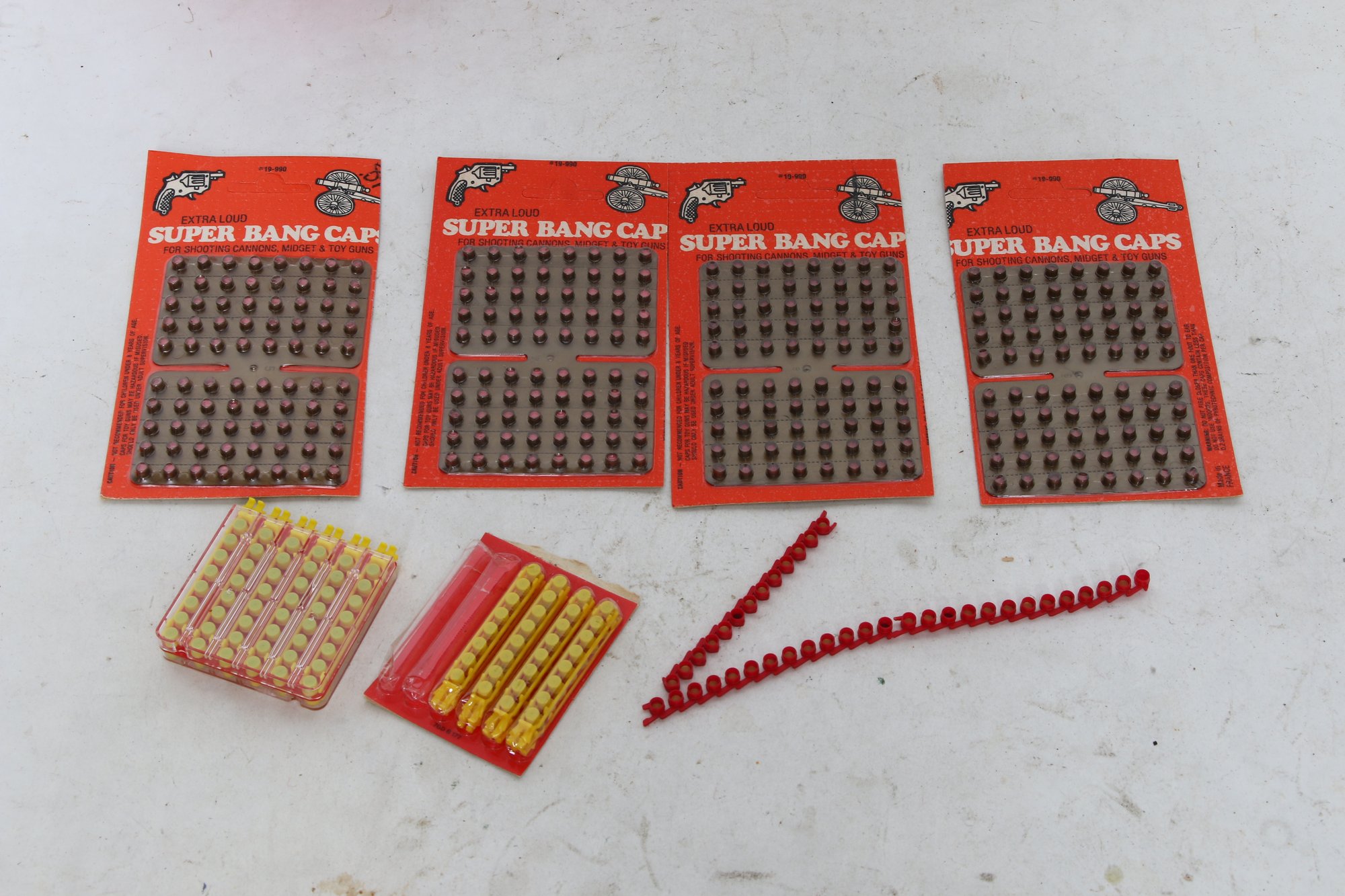 VINTAGE GROUP OF EXTRA LOUD SUPER BANG CAPS - MADE IN FRANCE #195147 ...