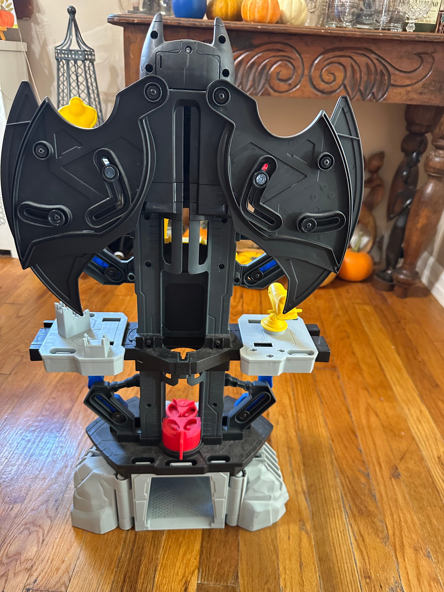 Fisher-Price Imaginext Transforming DC Super Friends Batman Batcave ...