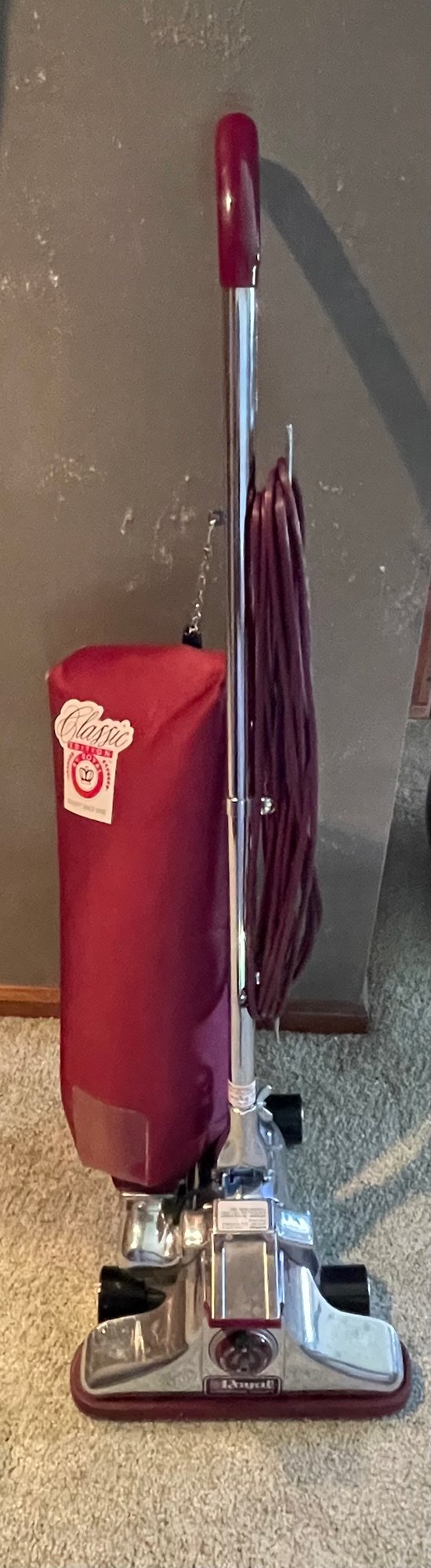 Classic Edition Vacuum By Royal #14226 | Auctionninja.com