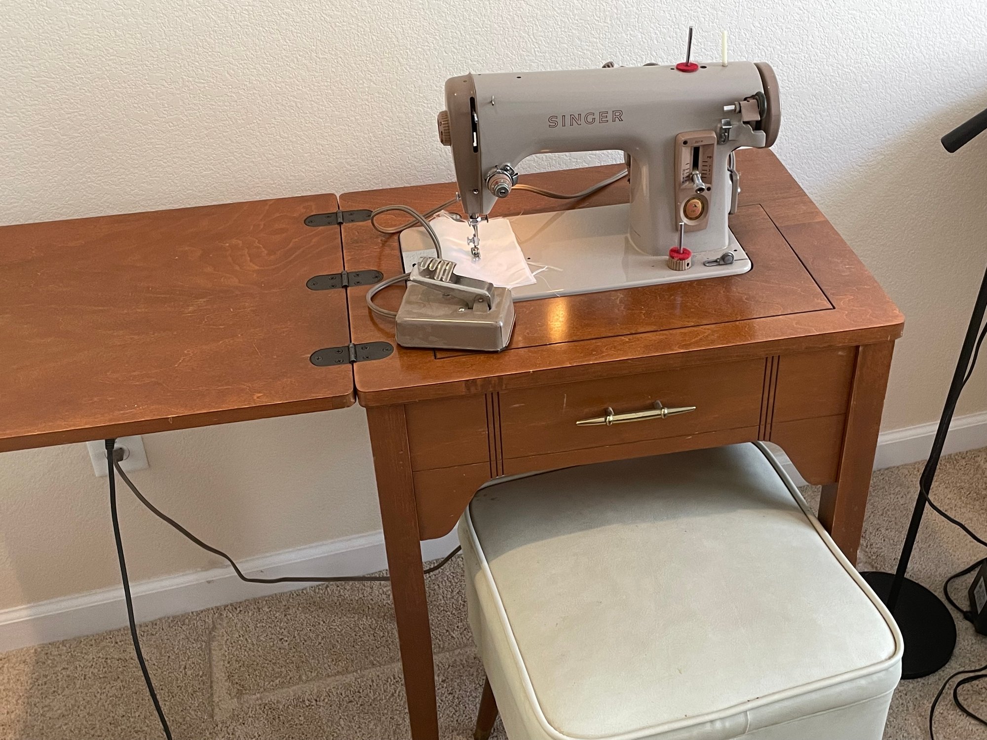 Vintage MCM Sewing Machine Cabinet. #7150 | Auctionninja.com