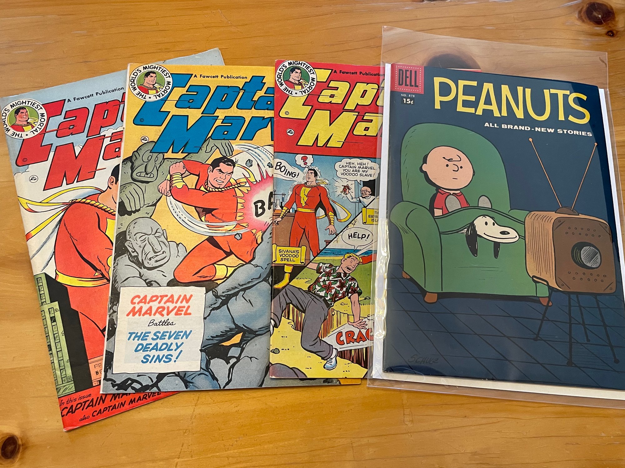 Captain Marvel And Peanuts Lot #13412 | Auctionninja.com