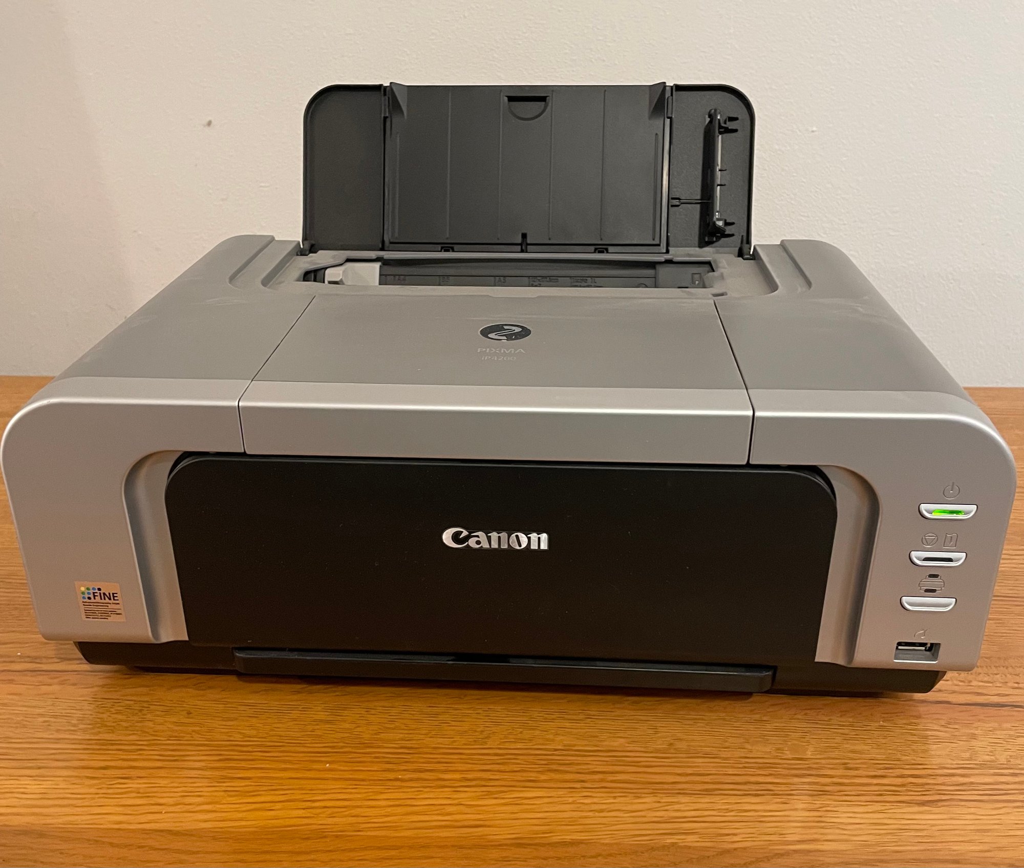 Canon Pixma Model IP4200 Photoprinter #10355 | Auctionninja.com