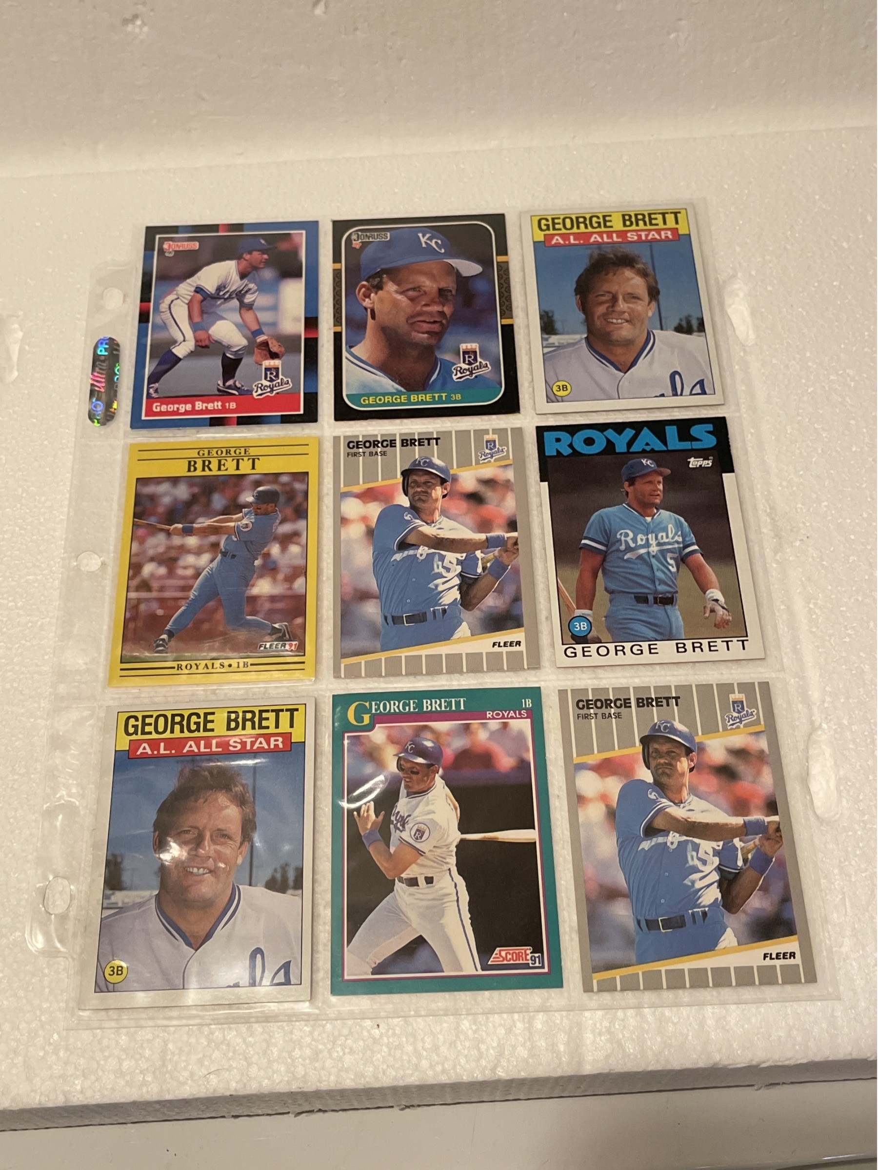 George Brett 9 Assorted Cards #8947 | Auctionninja.com