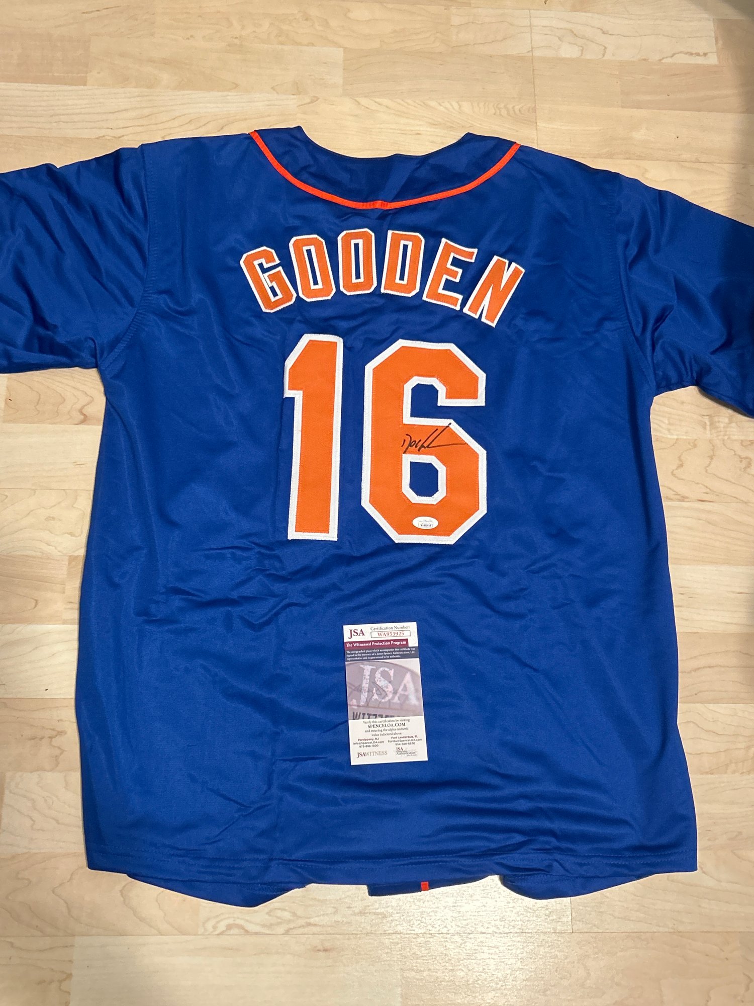 Dwight Gooden Autographed Jersey With COA #20958 | Auctionninja.com