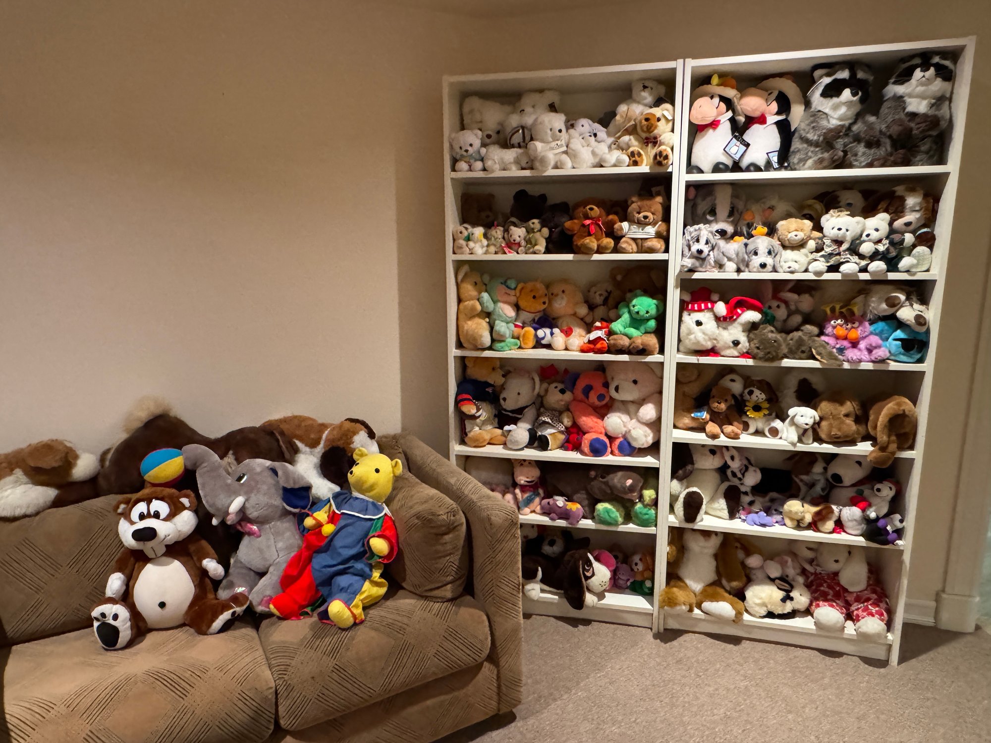 Large Collection Of Stuffed Animals - One Of Two #16485 | Auctionninja.com