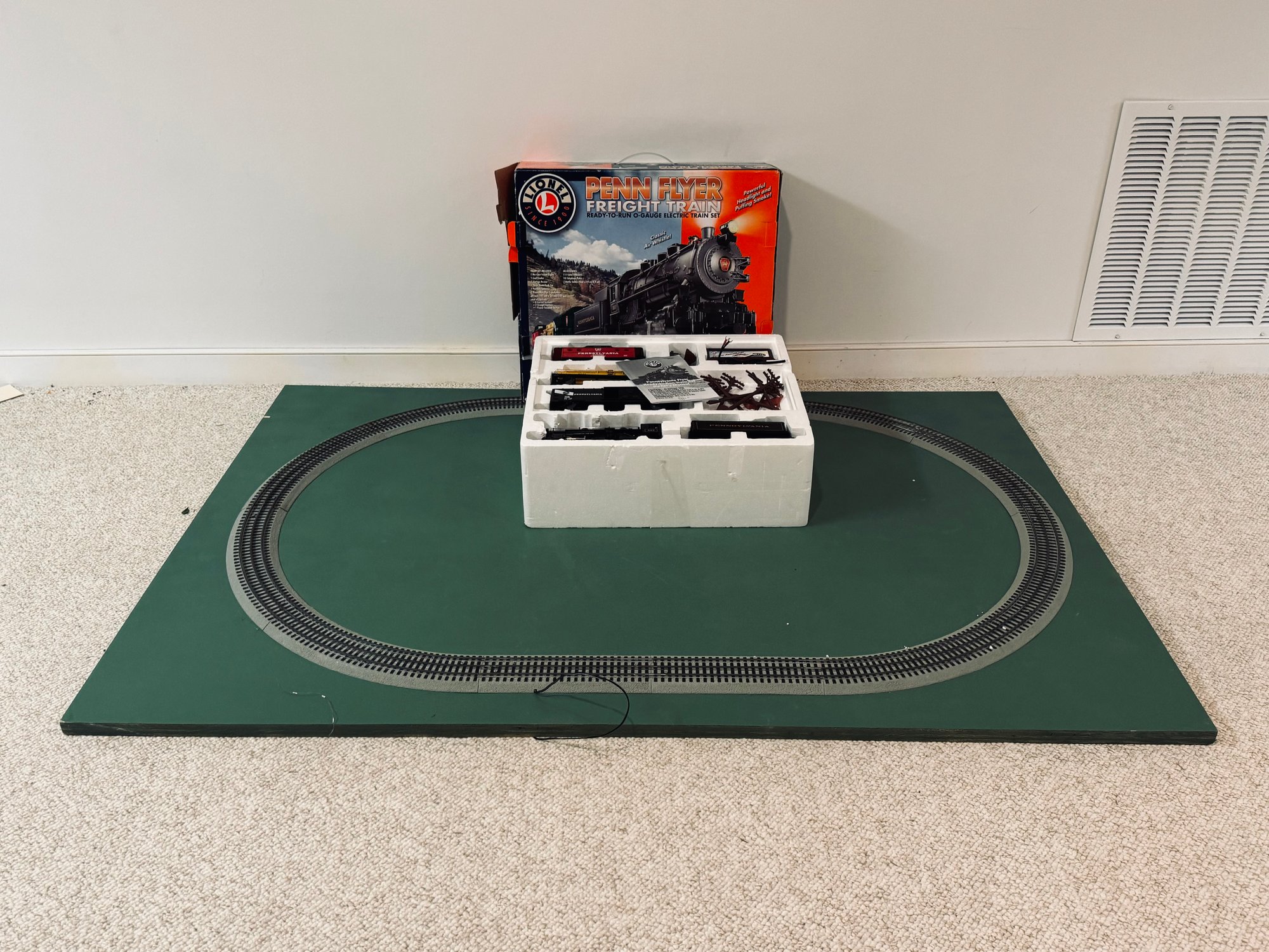 Lionel Penn-Flyer Freight Train Set With Track #12479 | Auctionninja.com