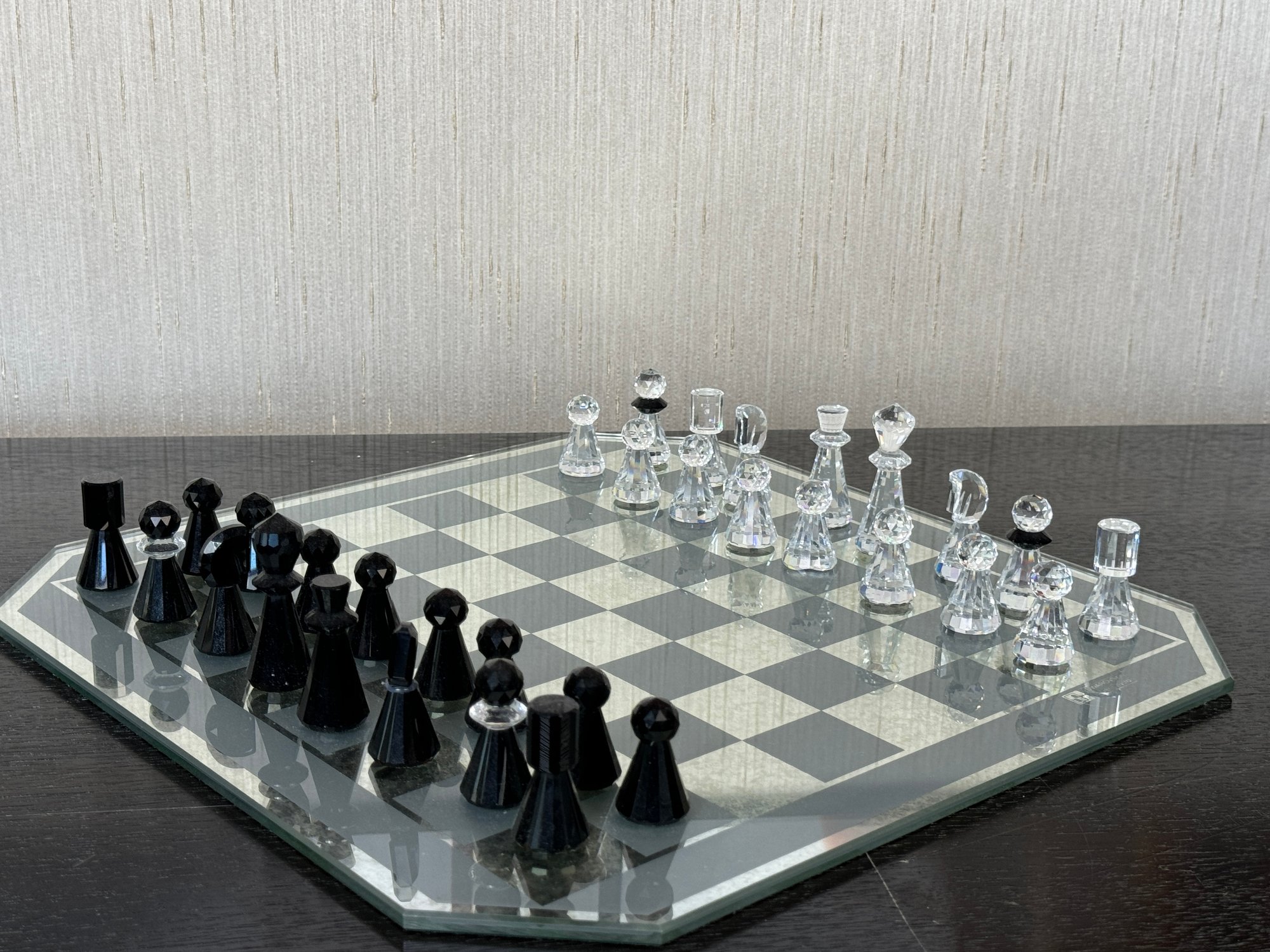 Swarovski Crystal Chess Set #13936 | Auctionninja.com