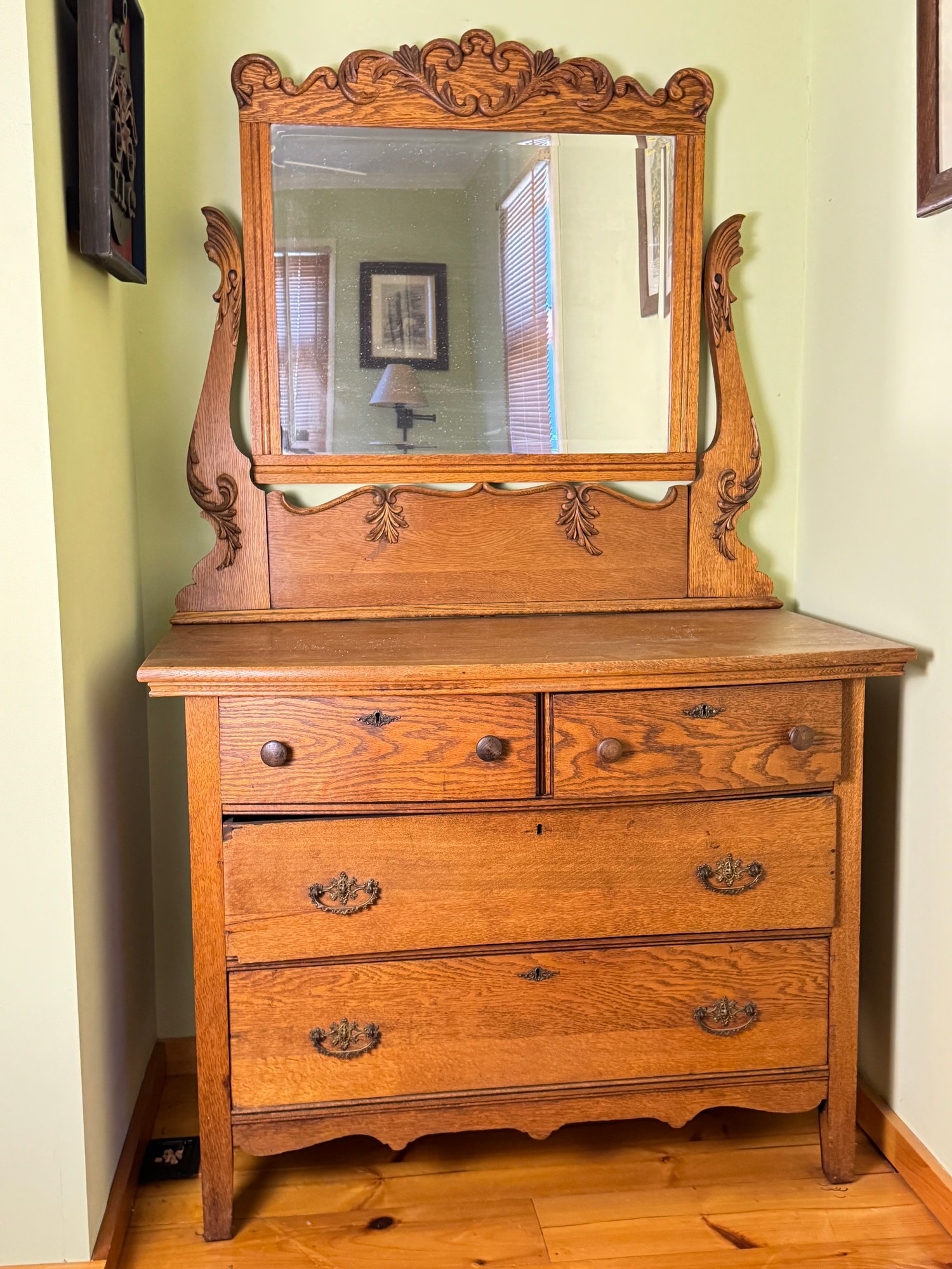 Beautiful Four Drawer Antique Wood Dresser With Built In Mirror ...