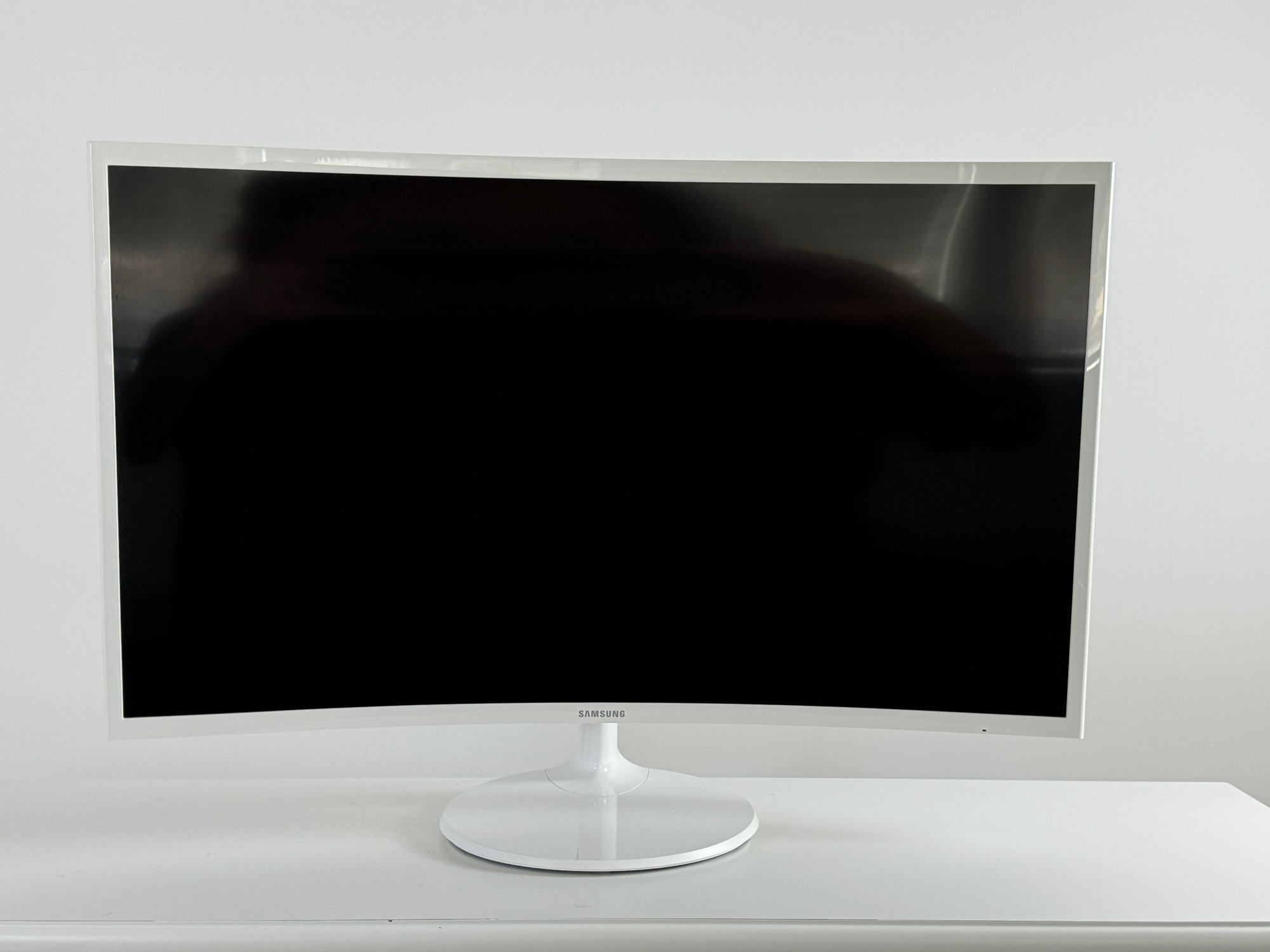 White Curved Samsung Color Display Unit Model LC32F391FWN #14531 ...