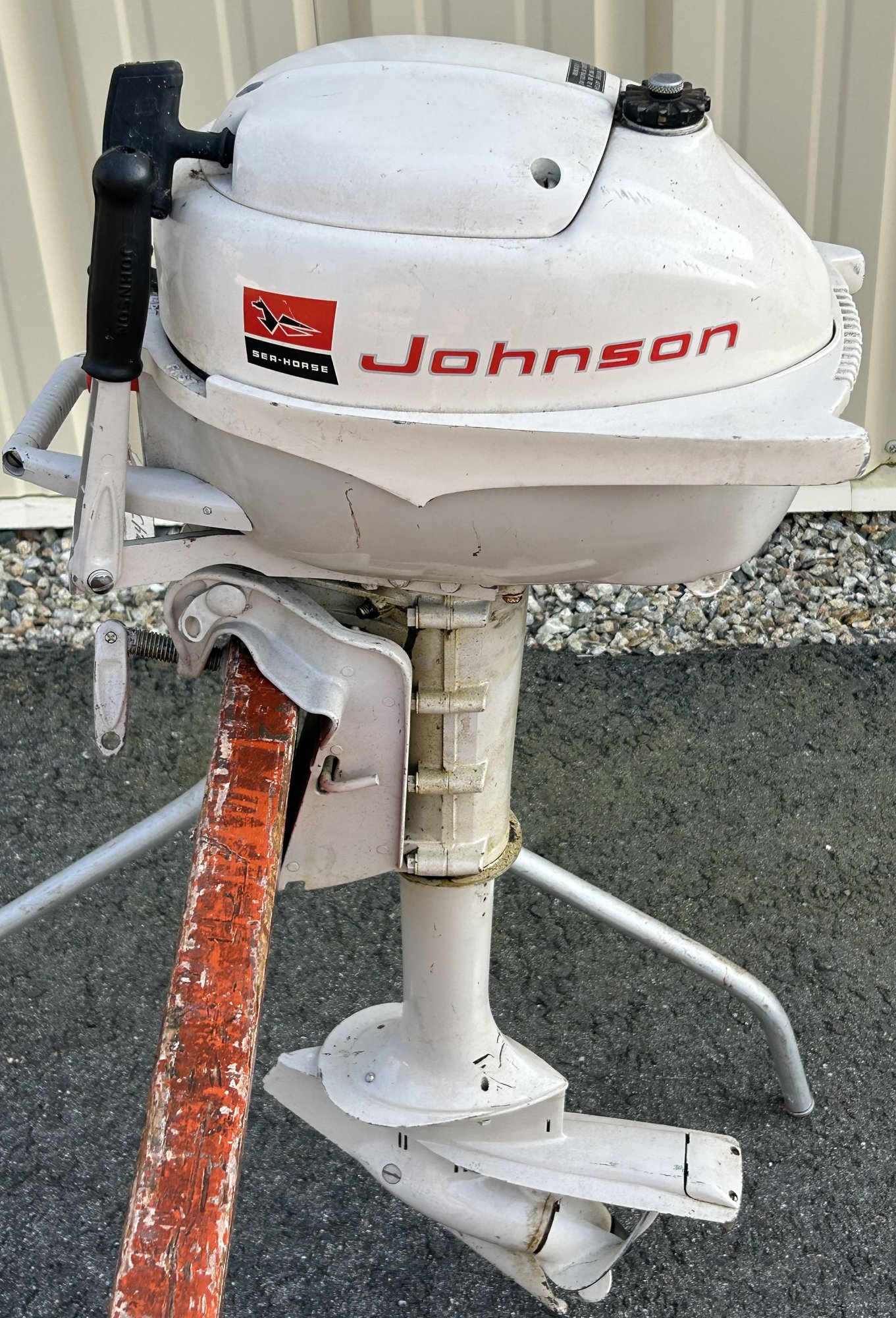 Vintage Johnson Outboard Boat Motor, Model JW19M #6464 | Auctionninja.com